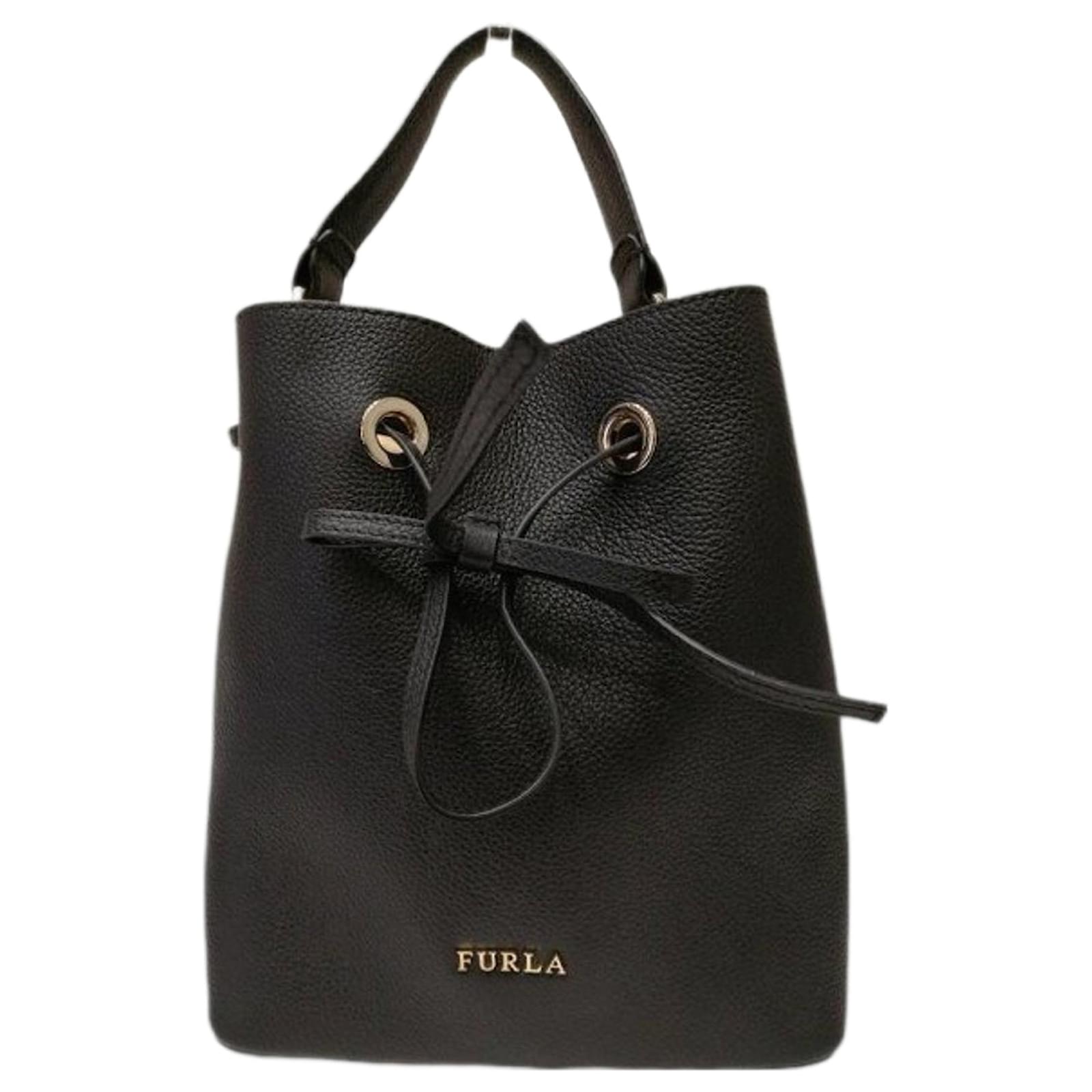Furla Black Leather ref.817891 - Joli Closet