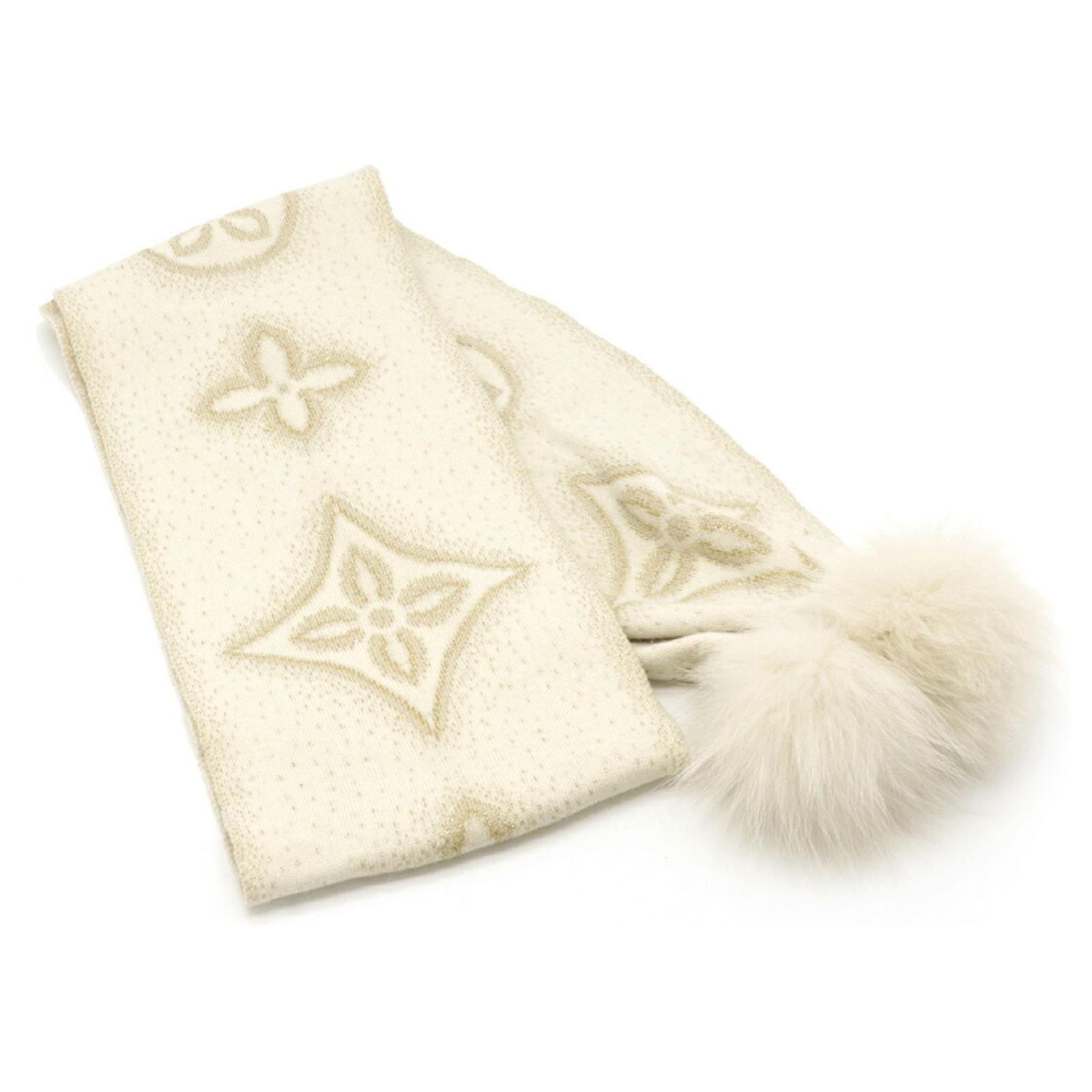 Louis Vuitton White Wool ref.822767 - Joli Closet