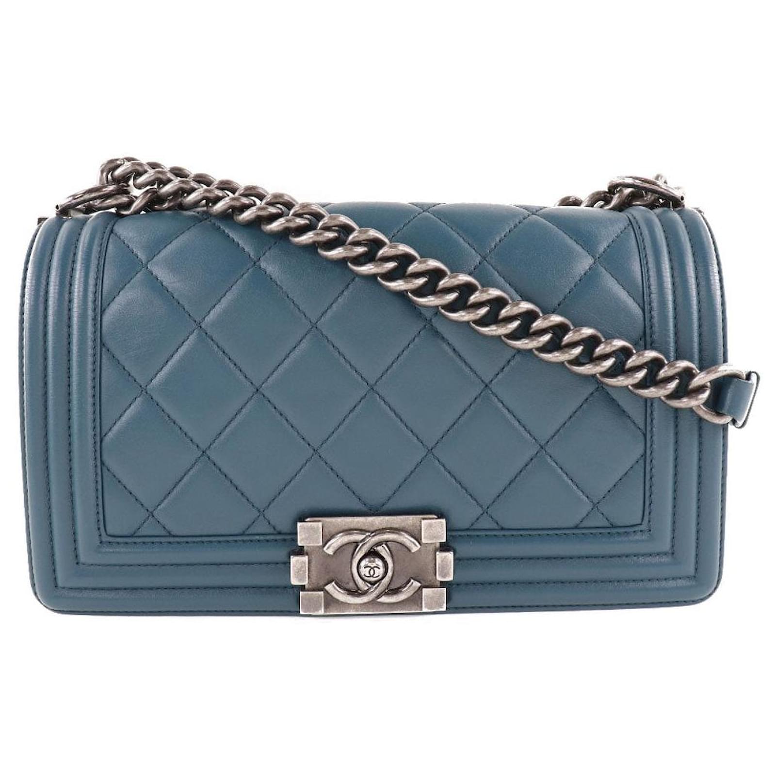 Chanel Boy Blue Leather ref.831447 - Joli Closet