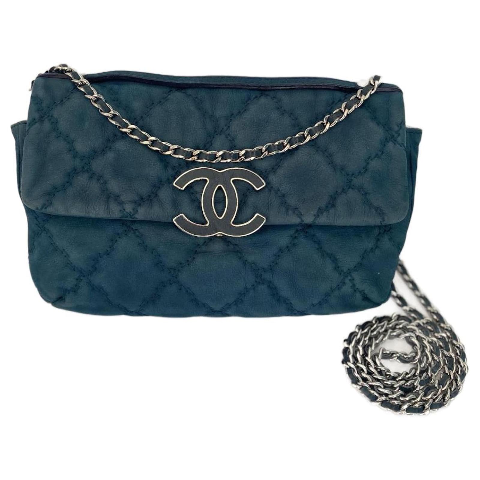 Timeless Chanel Blue Nubuck ref.834704 - Joli Closet