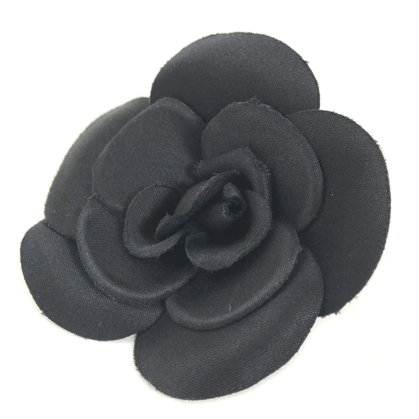 Chanel Broche Fleur de Camélia Soie Toile Noir ref.840167 - Joli Closet