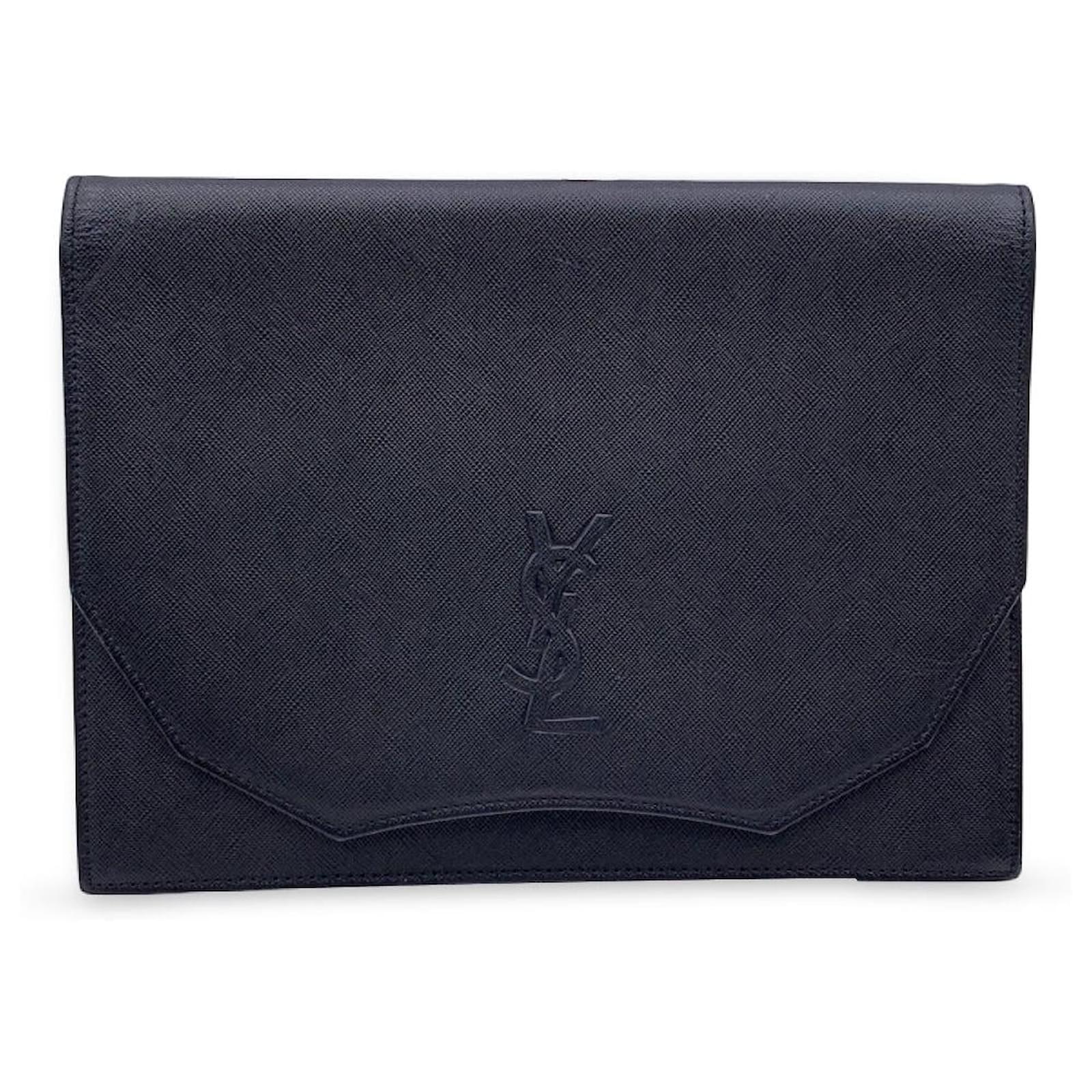 Yves Saint Laurent Pochette vintage en cuir noir avec logo YSL ref ...