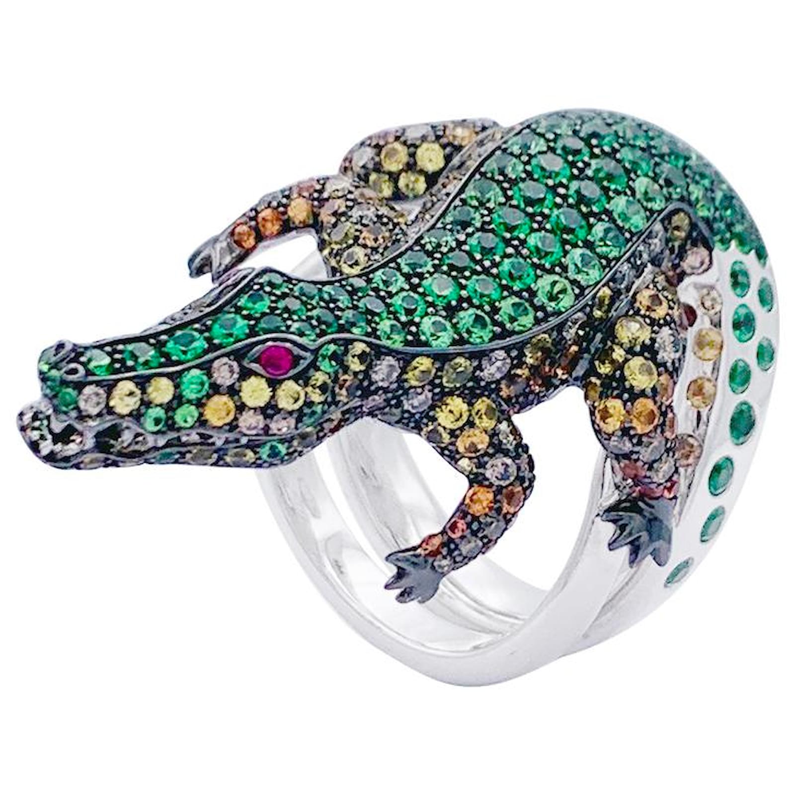 Boucheron Crocodile ring in white gold, set with diamonds and colored ...
