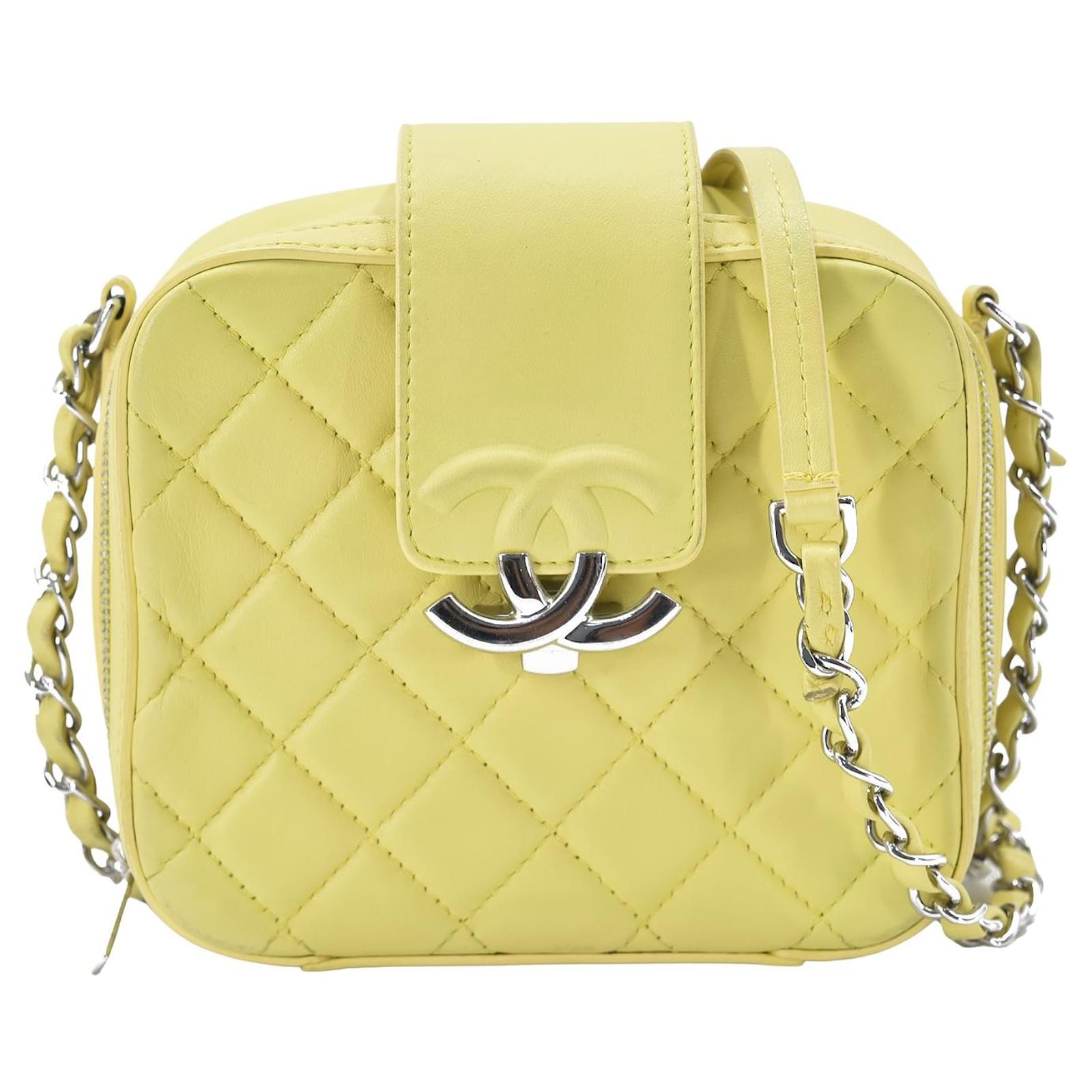 Chanel Yellow Leather ref.850501 - Joli Closet