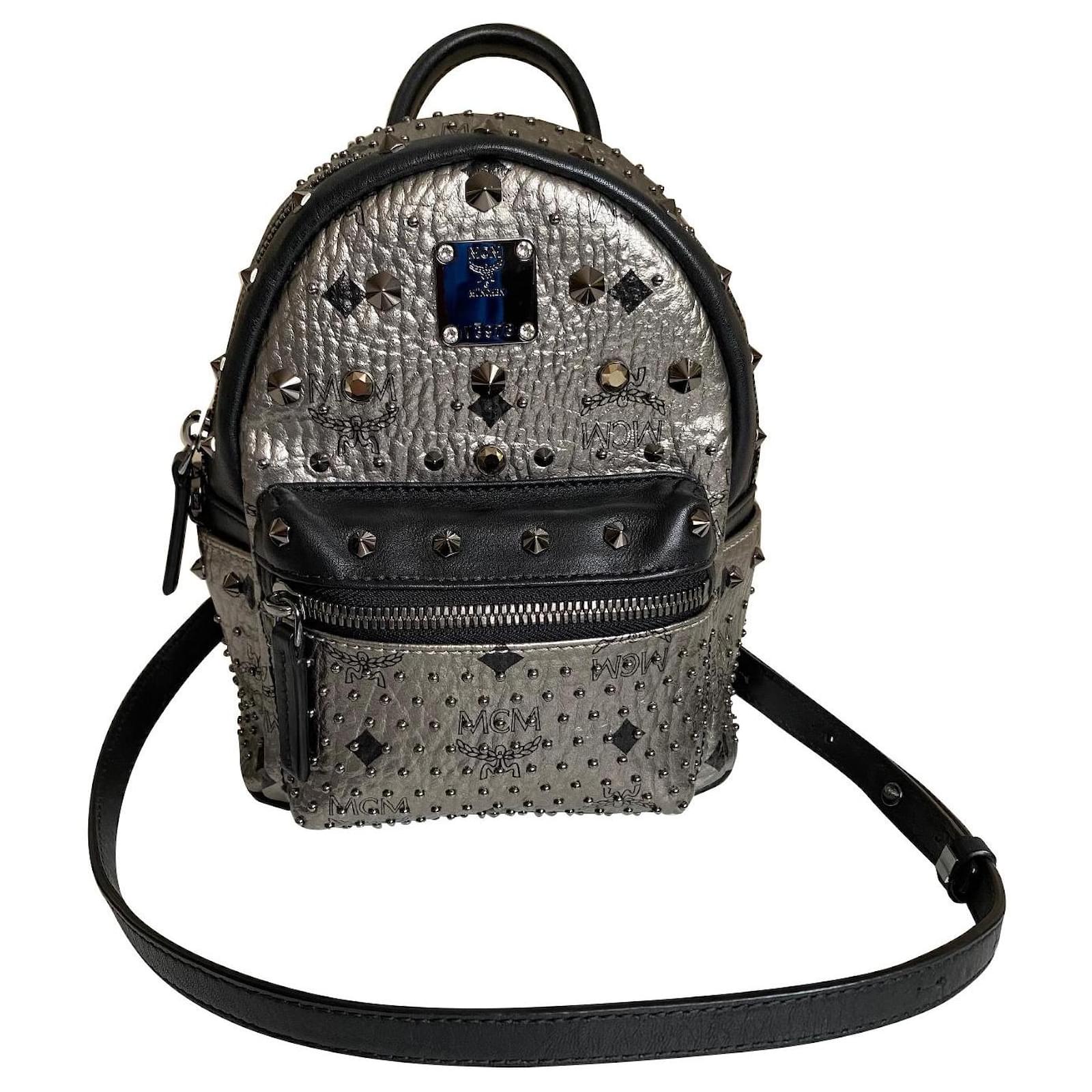 MCM Backpacks Silvery Leather ref.857004 - Joli Closet