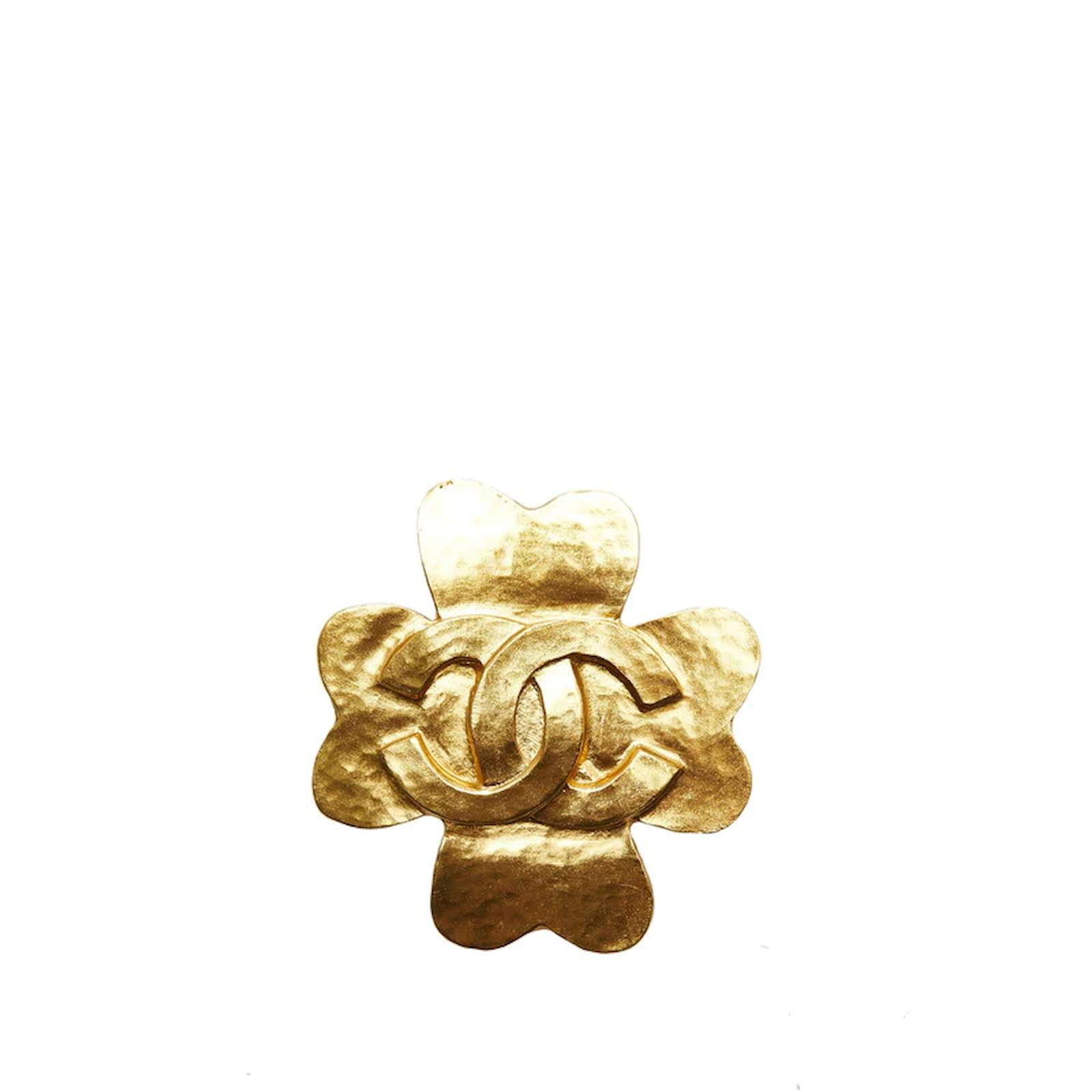 Chanel Broche Trèfle CC Métal Doré ref.873335 - Joli Closet