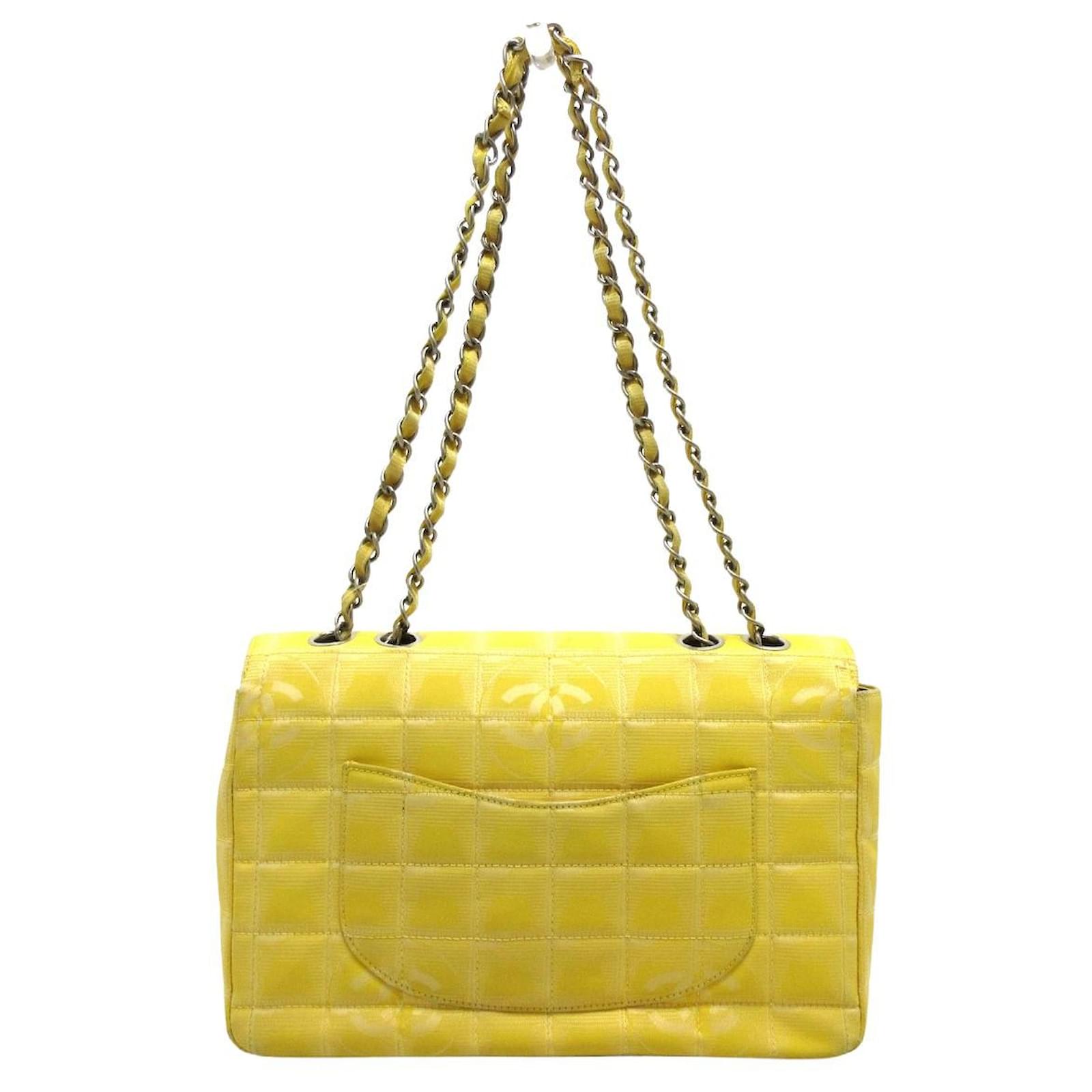 Chanel Chocolate bar Yellow Cloth ref.874901 - Joli Closet