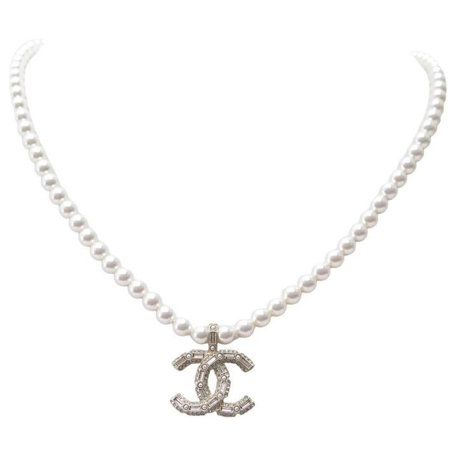 NEUF COLLIER CHANEL 2022 LOGO CC PERLES EN METAL DORE PEARLS NECKLACE ...