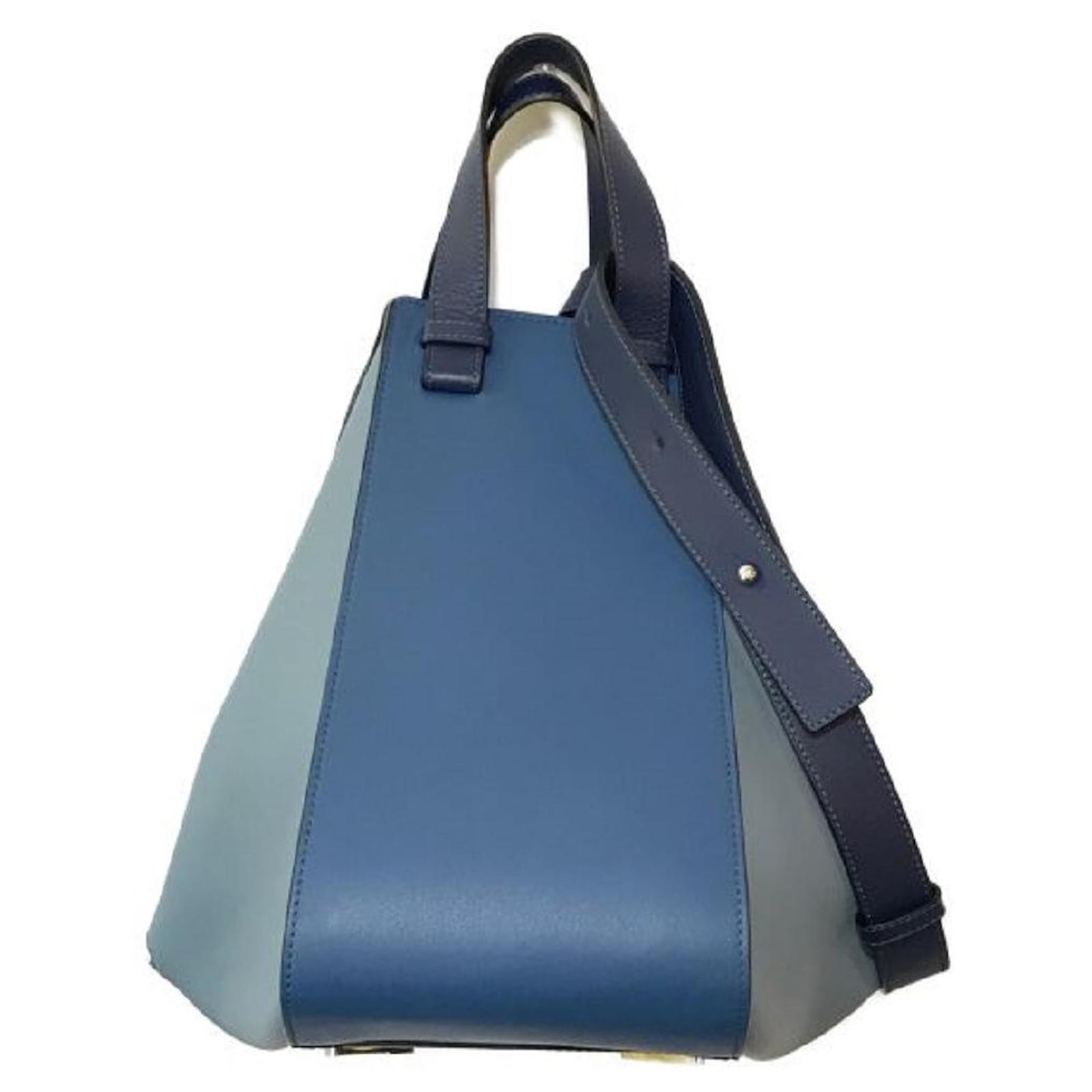 Loewe Blue Handbag Leather ref.881128 - Joli Closet