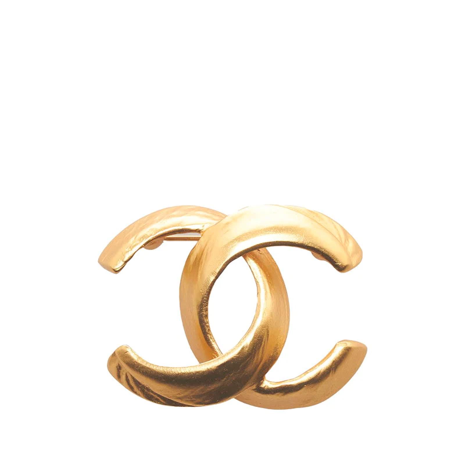 Chanel CC logo brooch Golden Metal ref.889904 - Joli Closet
