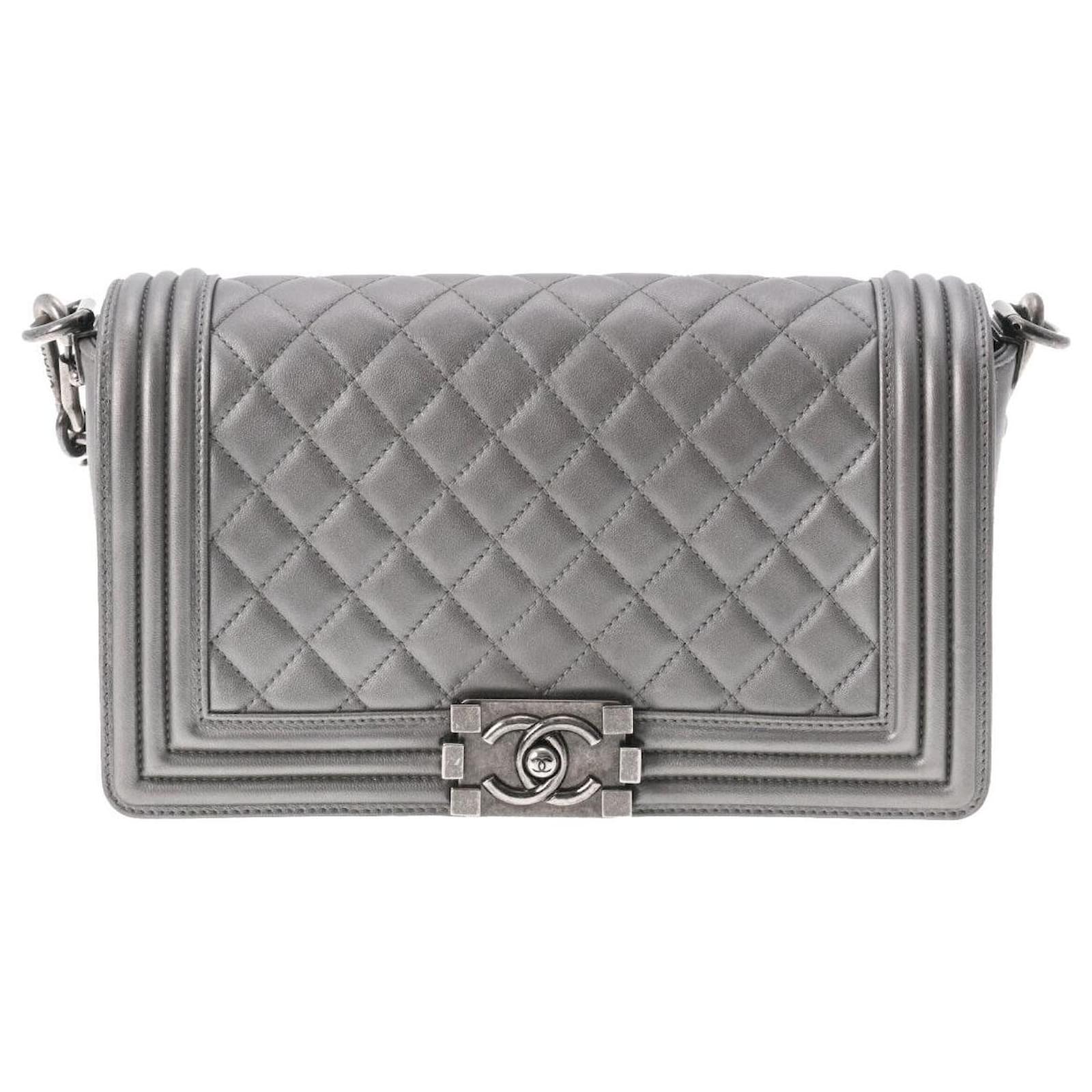 Chanel Boy Black Leather ref.890874 - Joli Closet