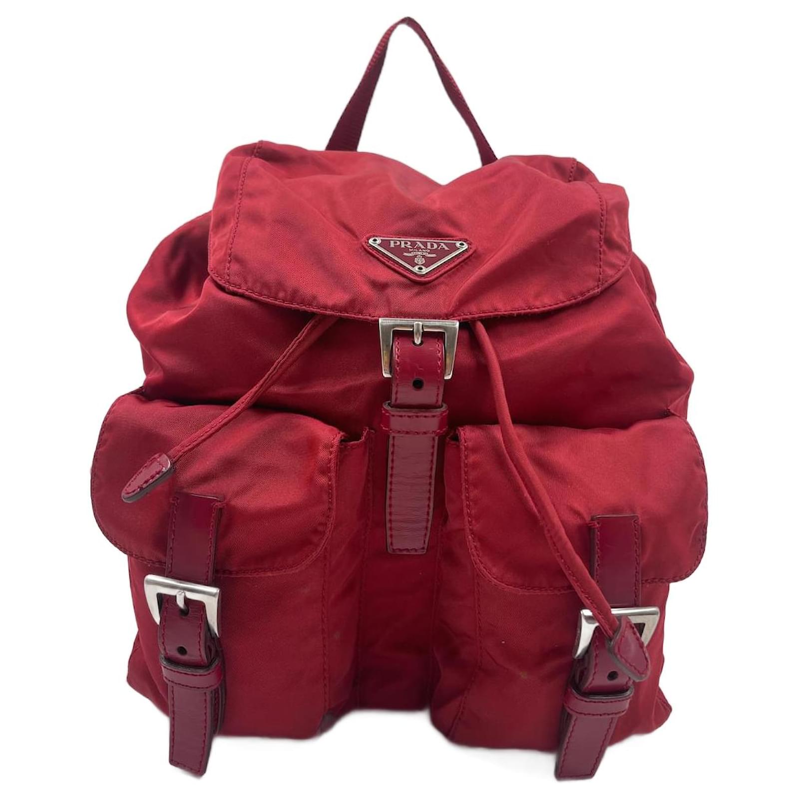 Red Prada Nylon Backpack ref.896673 - Joli Closet