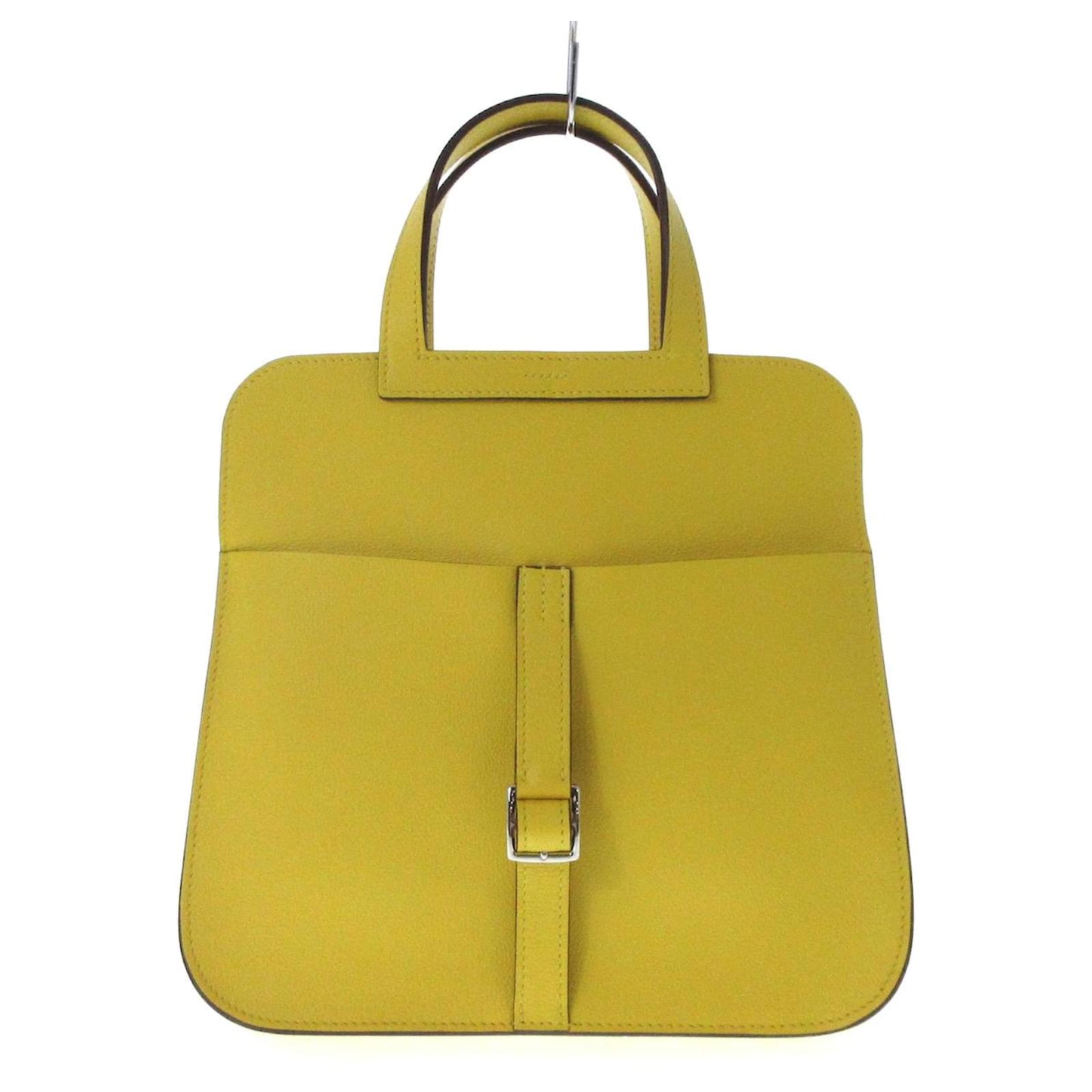 Hermès Hermes Halzan Yellow Leather ref.899473 - Joli Closet