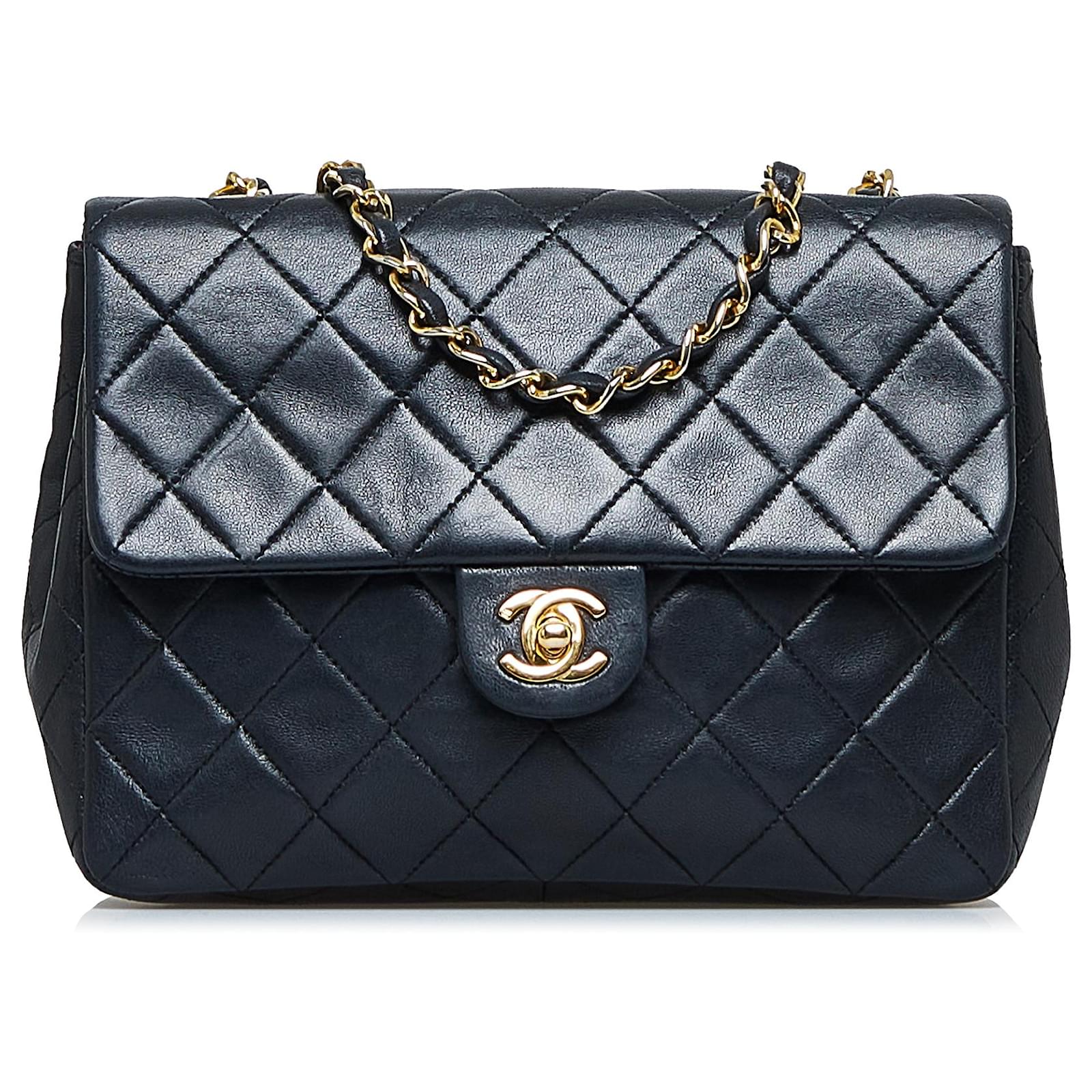 Chanel Black Mini Classic Square Lammleder-Tasche mit einer Klappe ...
