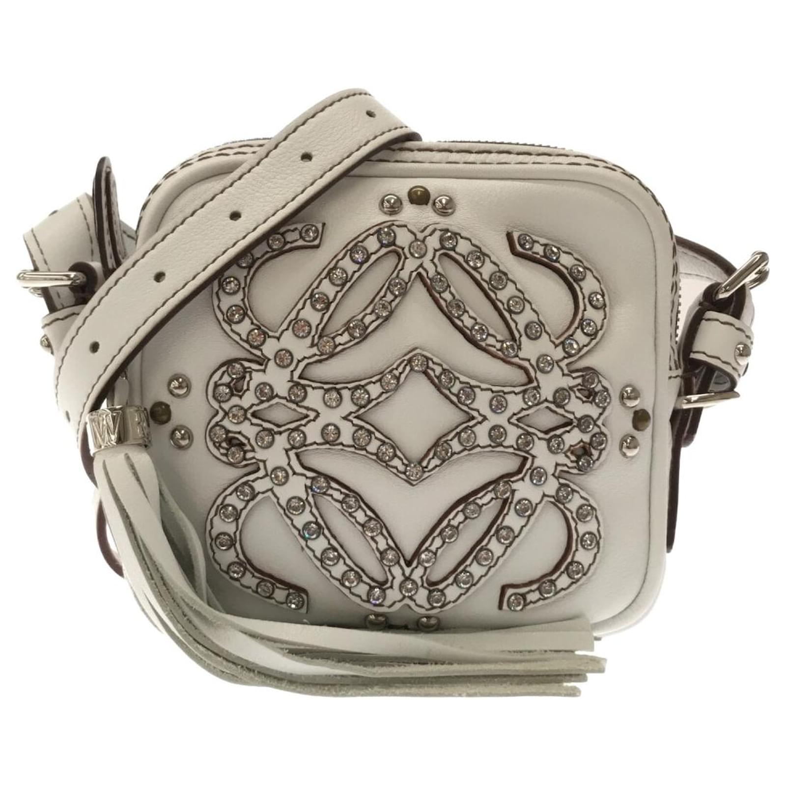 Loewe White Leather ref.904033 - Joli Closet