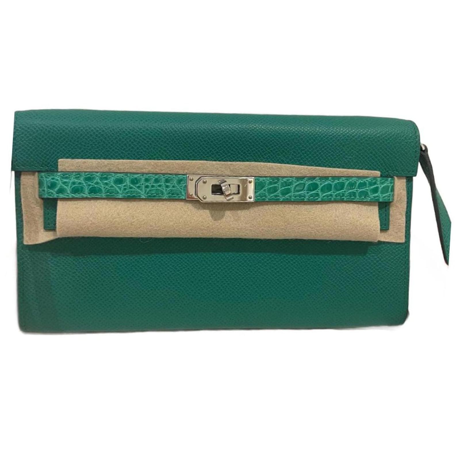 Hermès Kelly to go Green Leather ref.912415 - Joli Closet