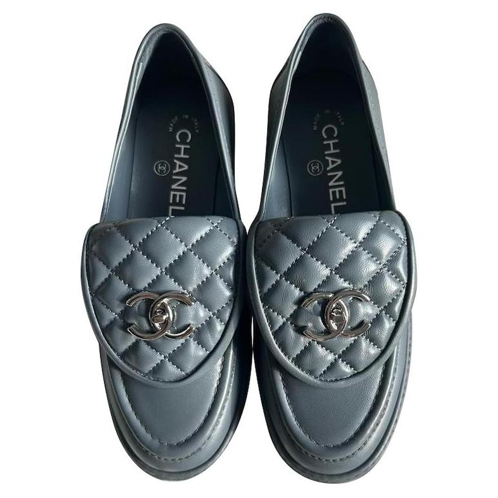 Chanel Flats Grey Leather ref.915561 - Joli Closet
