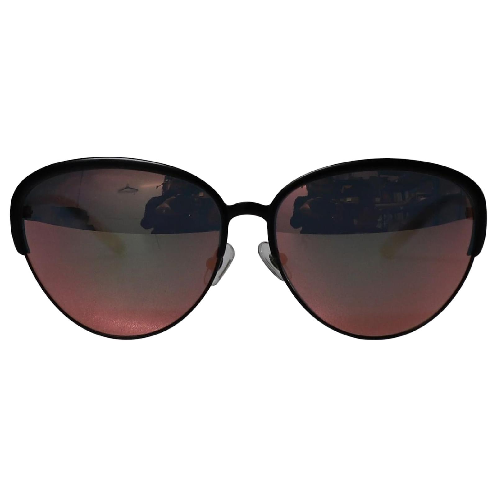 Linda Farrow Cat-Eye Sunglasses in Black and Gold Metal Frame ref ...