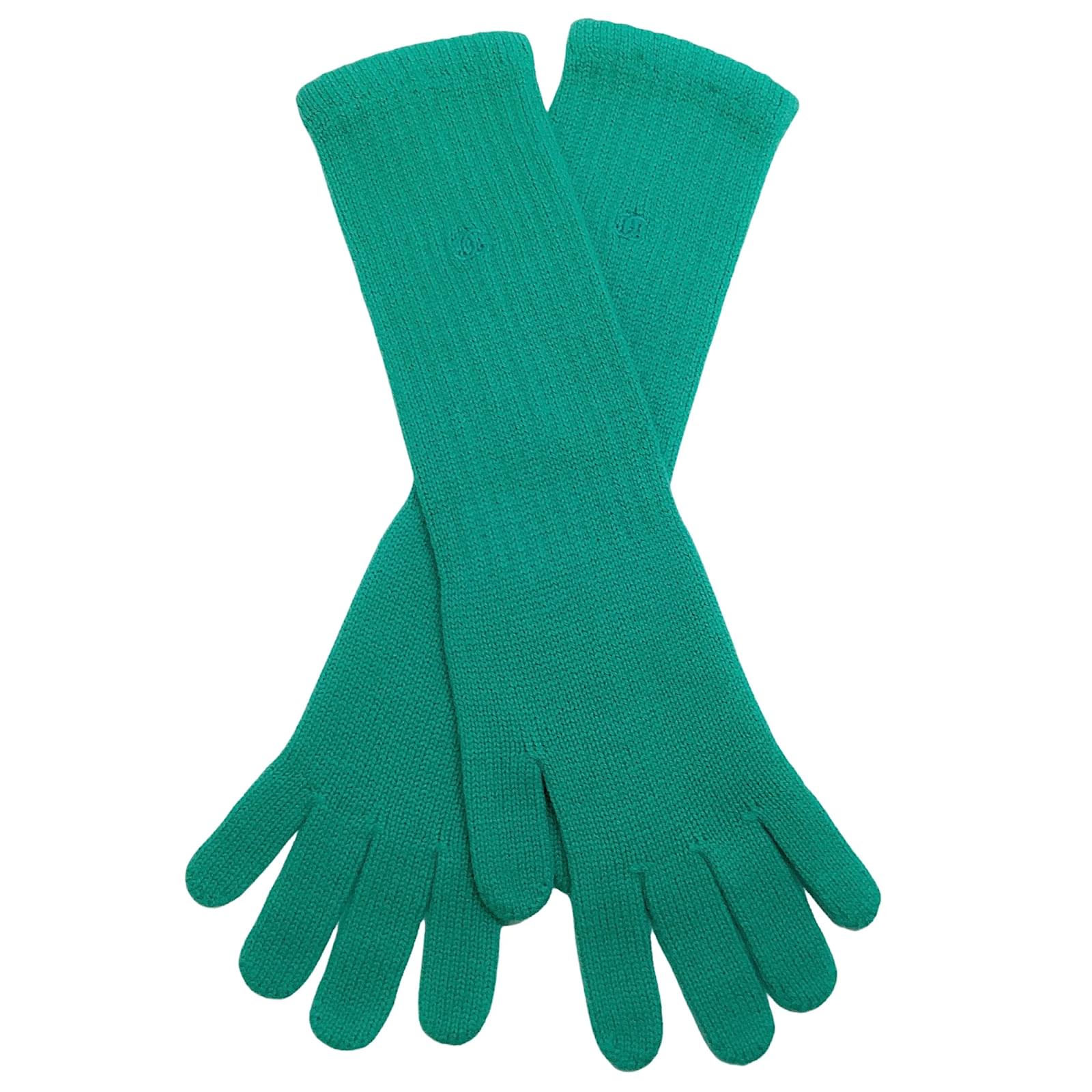 Chanel Emerald Green Cashmere Gloves ref.938867 - Joli Closet