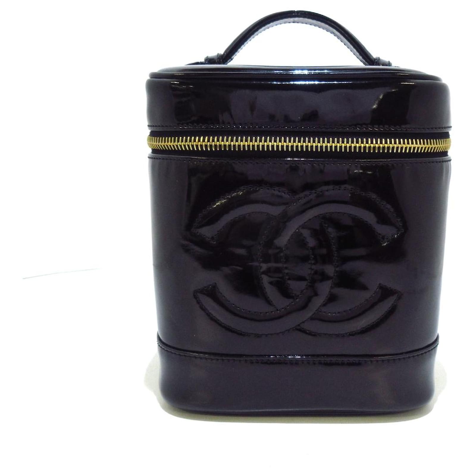 Chanel Vanity Black Patent leather ref.940320 - Joli Closet