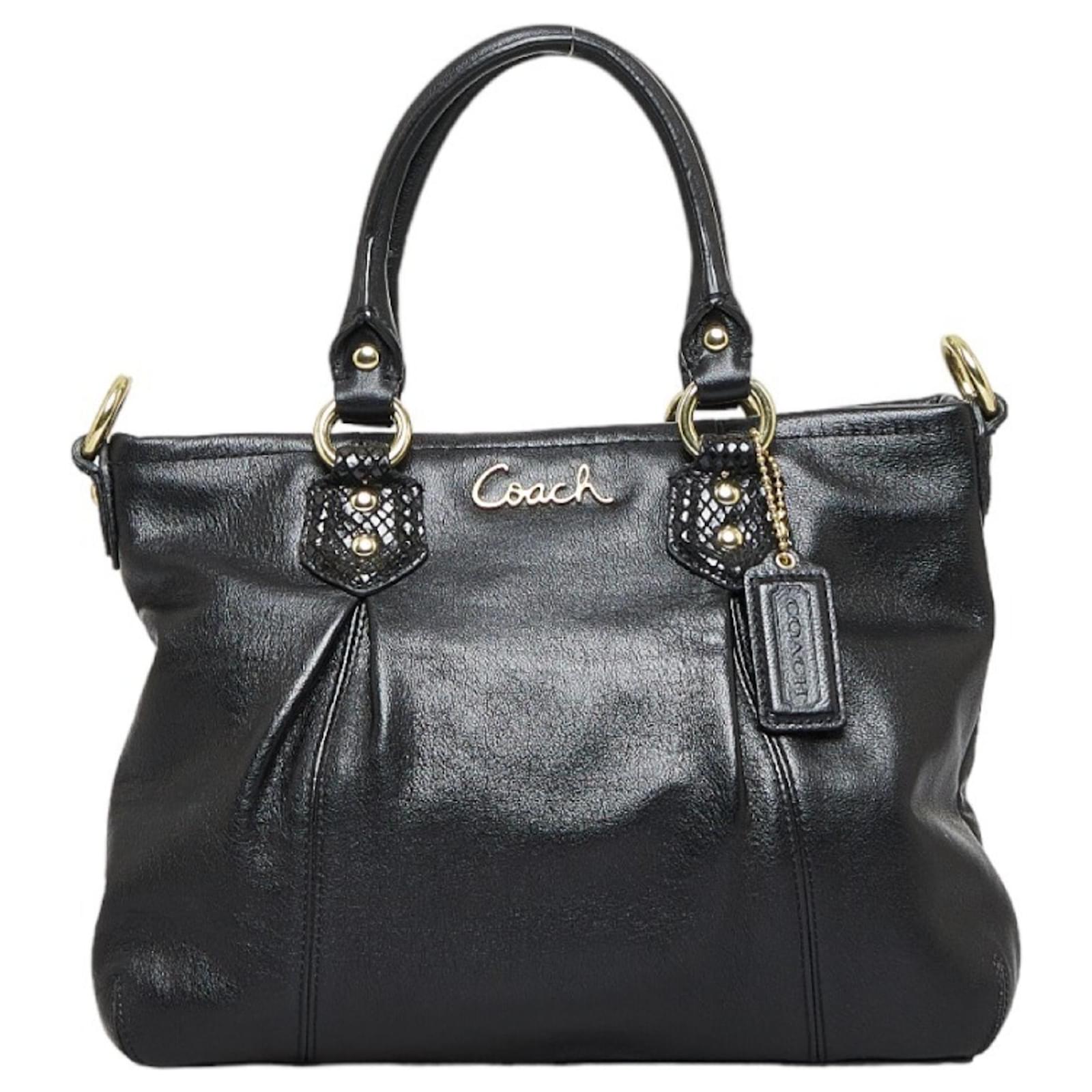 Coach Black Leather ref.944028 - Joli Closet
