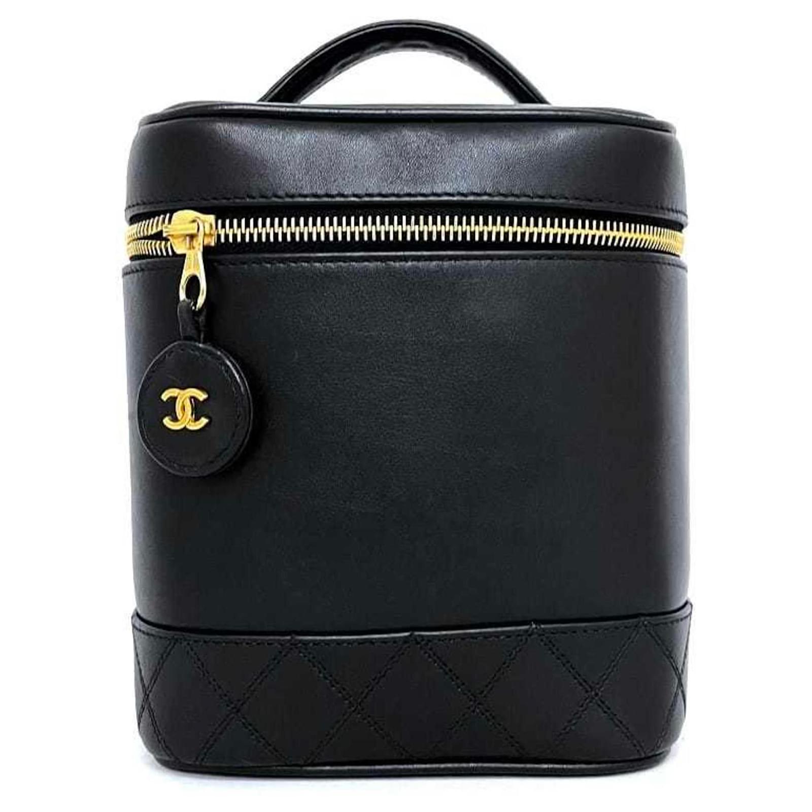 Chanel Vanity Black Leather ref.948327 - Joli Closet