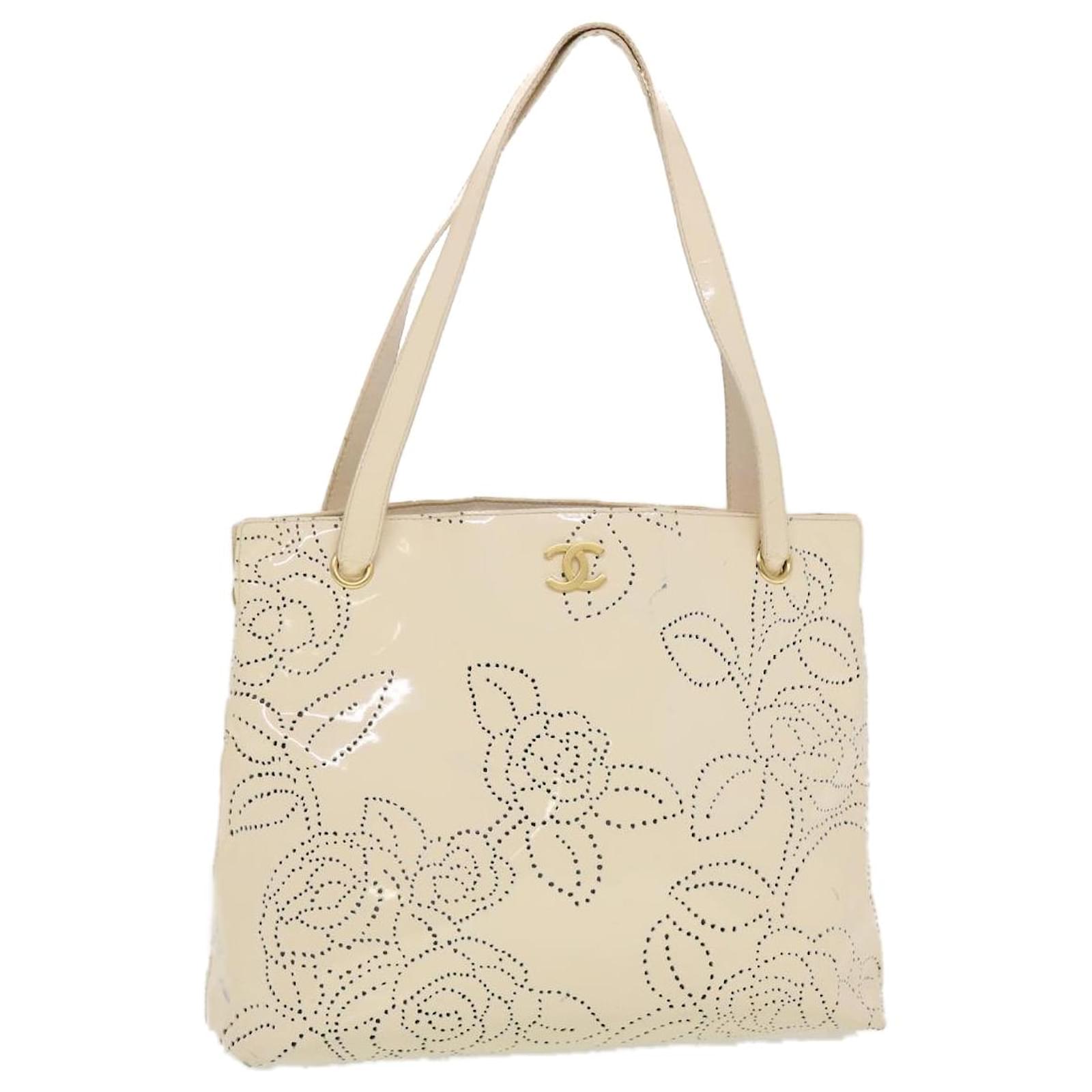 CHANEL Shoulder Bag Patent leather White CC Auth bs5665 ref.949542 ...