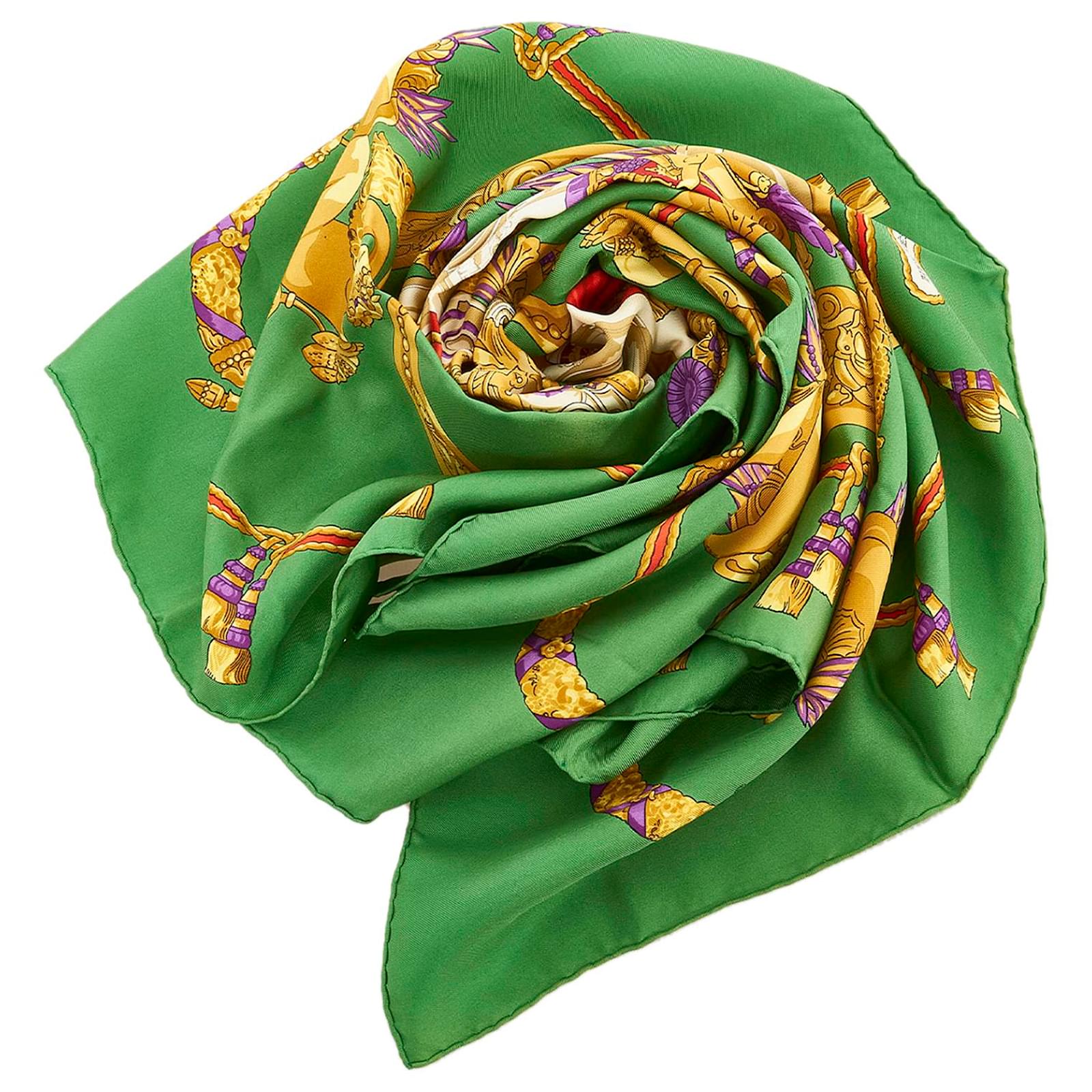 Hermès Hermes Green Printed Silk Scarf Cloth ref.950292 - Joli Closet