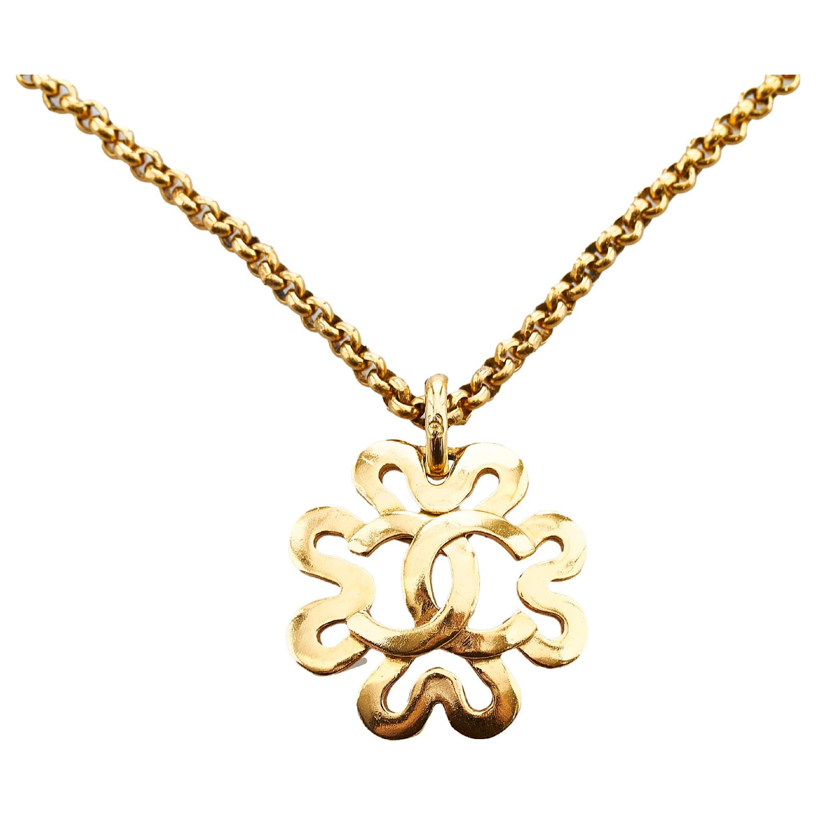 Chanel Gold CC Pendant Necklace Golden Metal Gold-plated ref.955608 ...