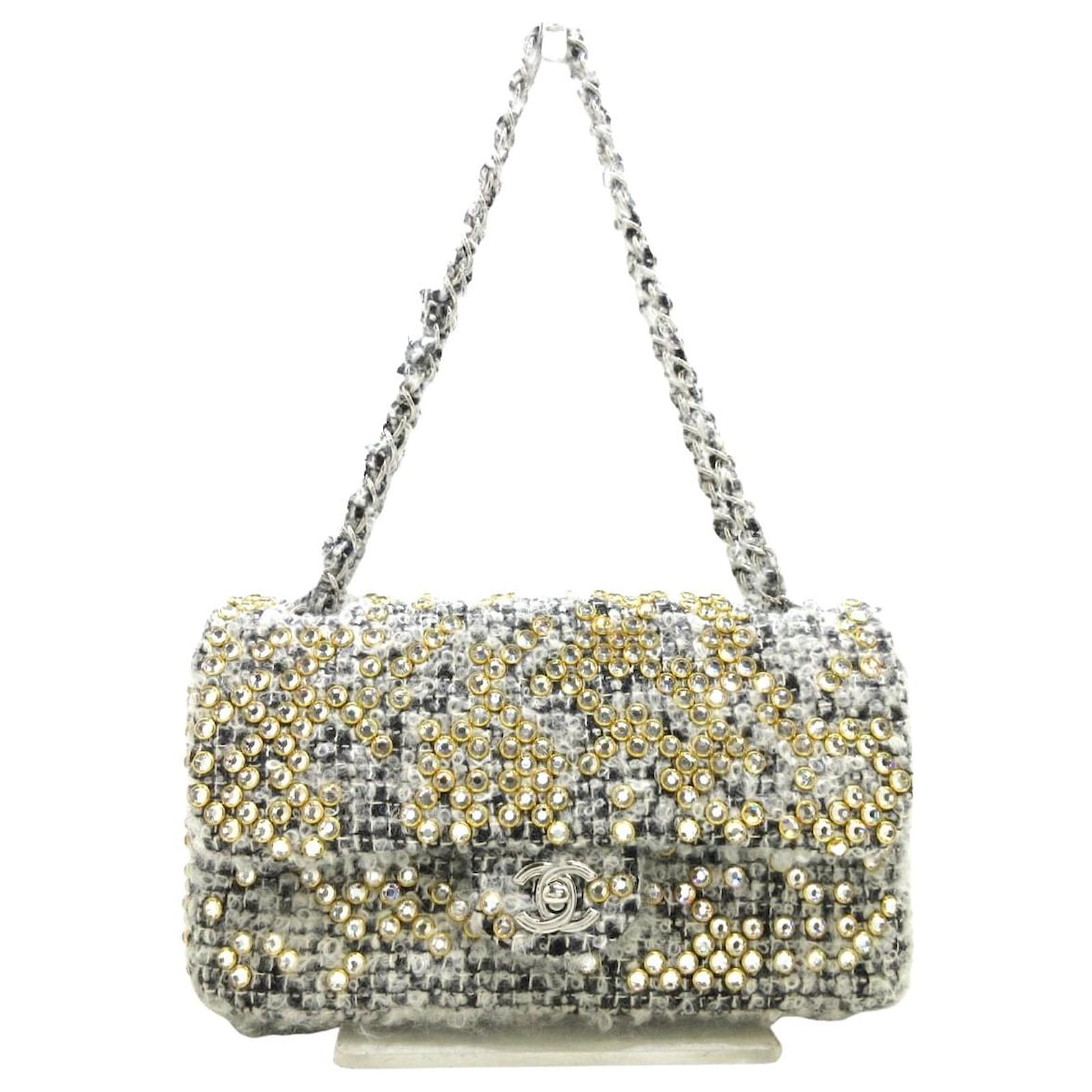 Timeless Chanel Classic Flap Silvery Tweed ref.963594 - Joli Closet
