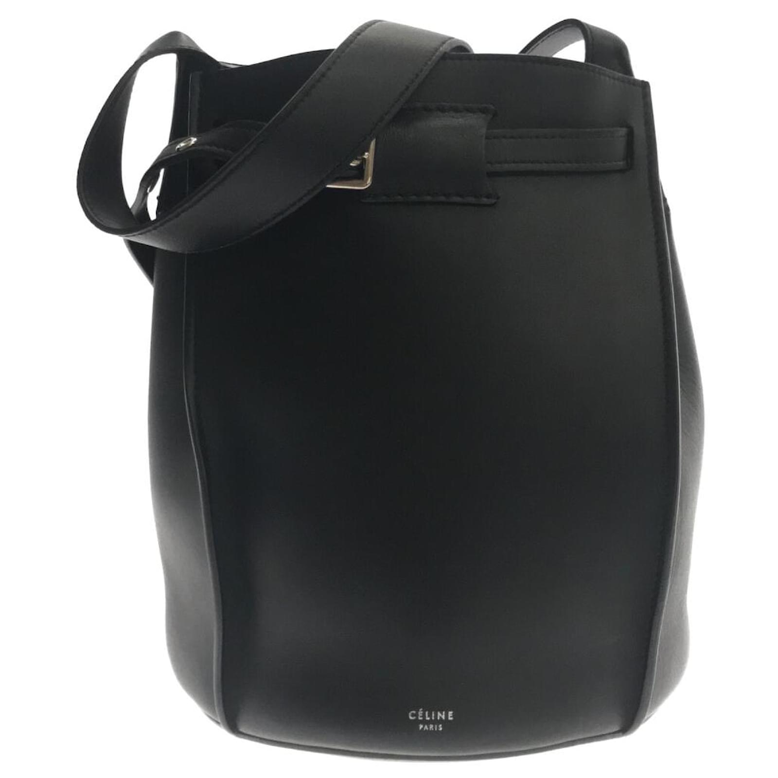 Céline Bucket 16 Black Leather ref.963599 - Joli Closet