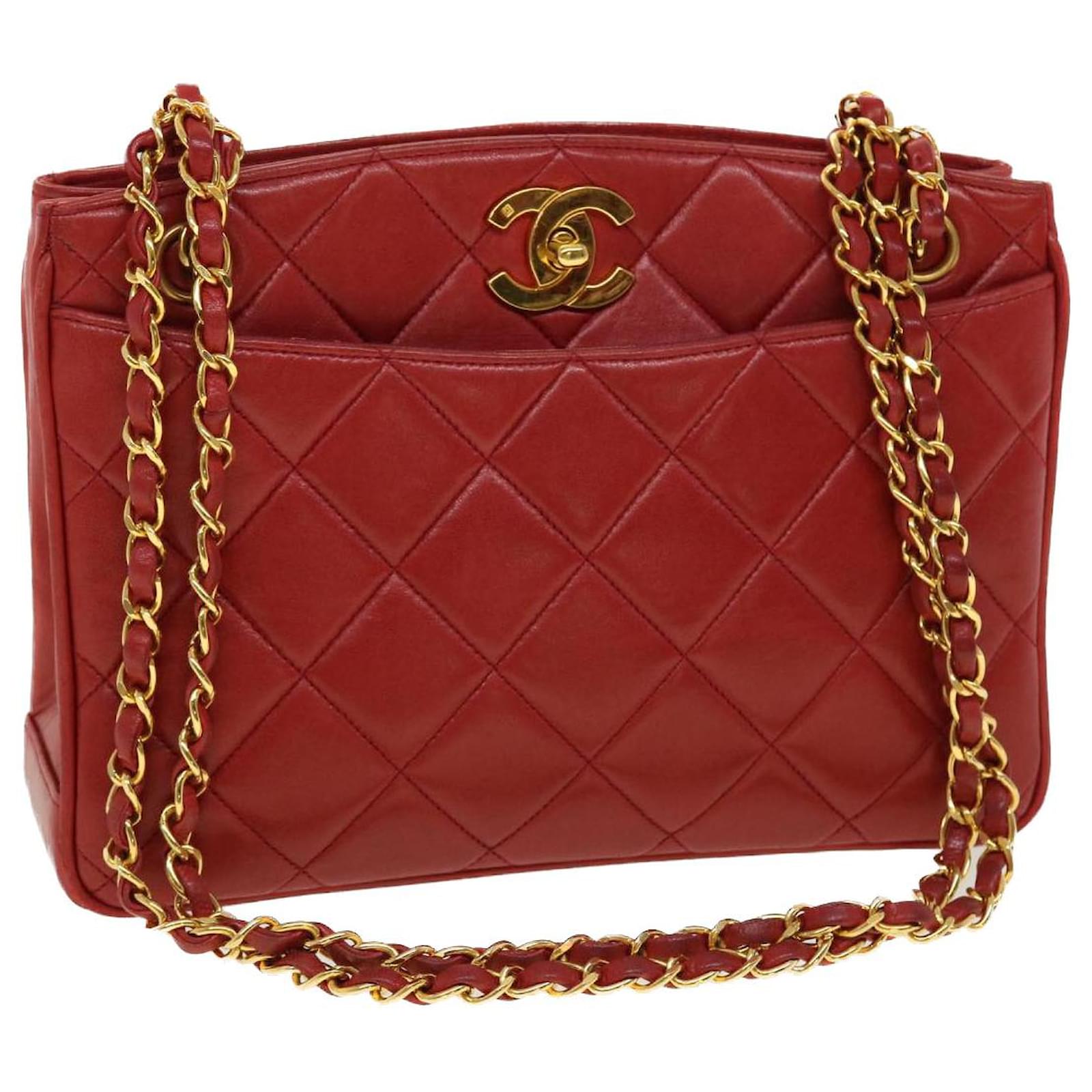 Classique Chanel Cuir Rouge ref.966161 - Joli Closet