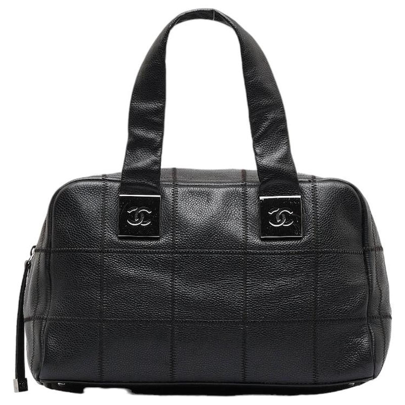 Chanel Choco Bar Caviar Handbag Black Leather ref.970217 - Joli Closet