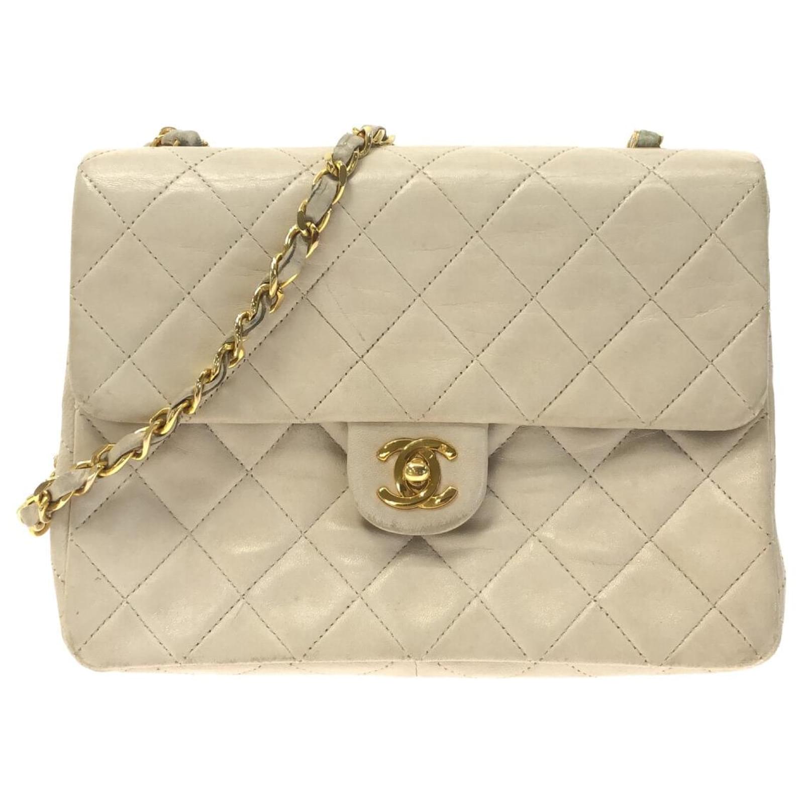 CHANEL Mini matelasse Beige Leather ref.970848 - Joli Closet