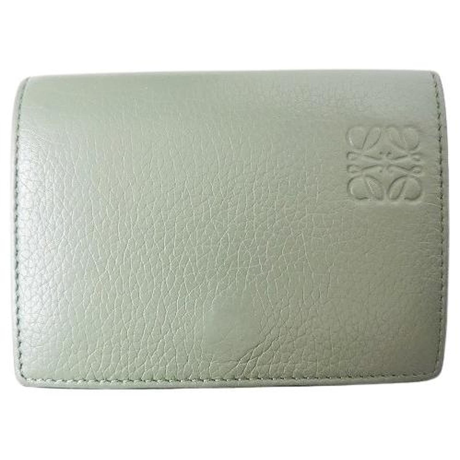 Loewe Trifold Green Leather ref.1001193 - Joli Closet