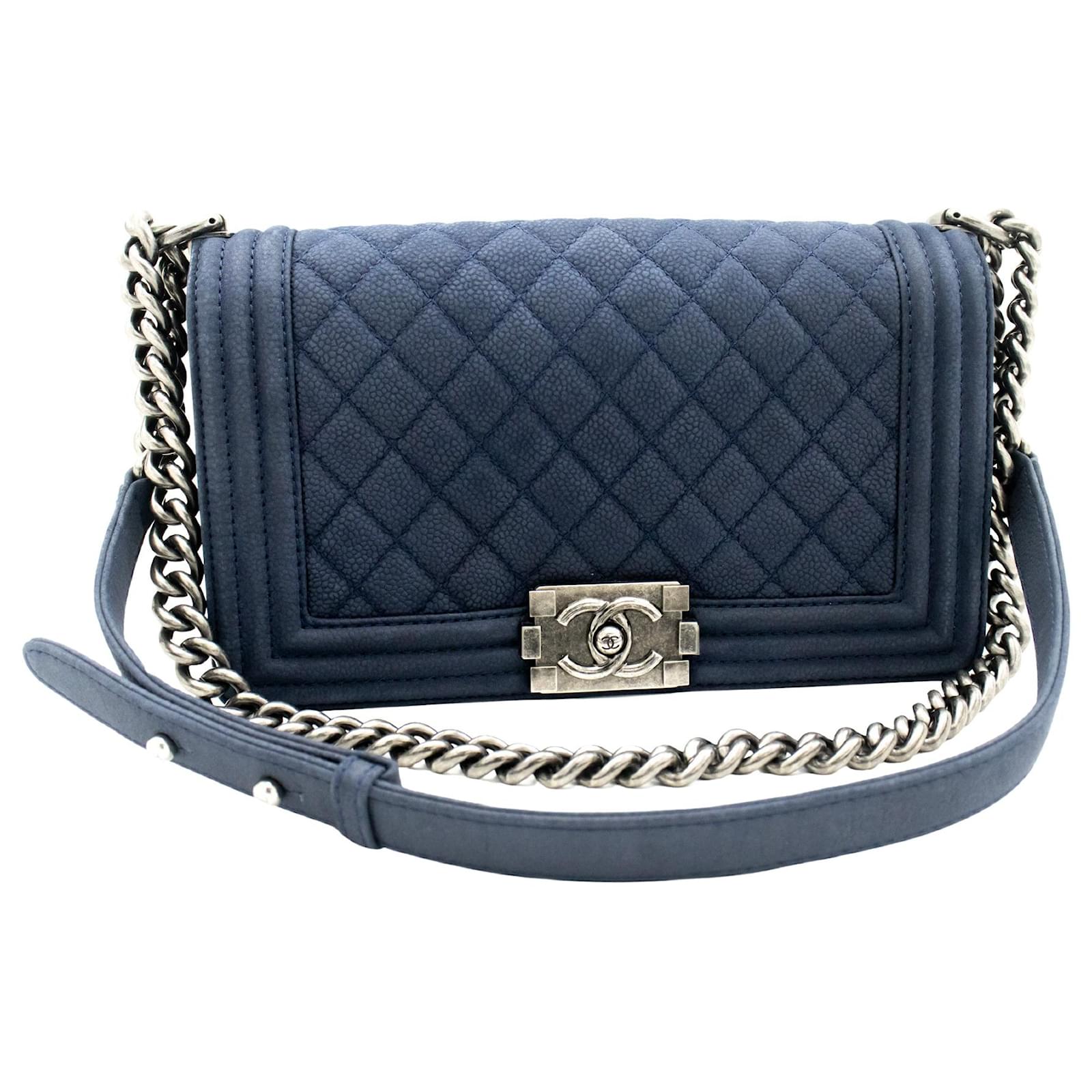 Chanel Boy Navy blue Leather ref.1004328 - Joli Closet