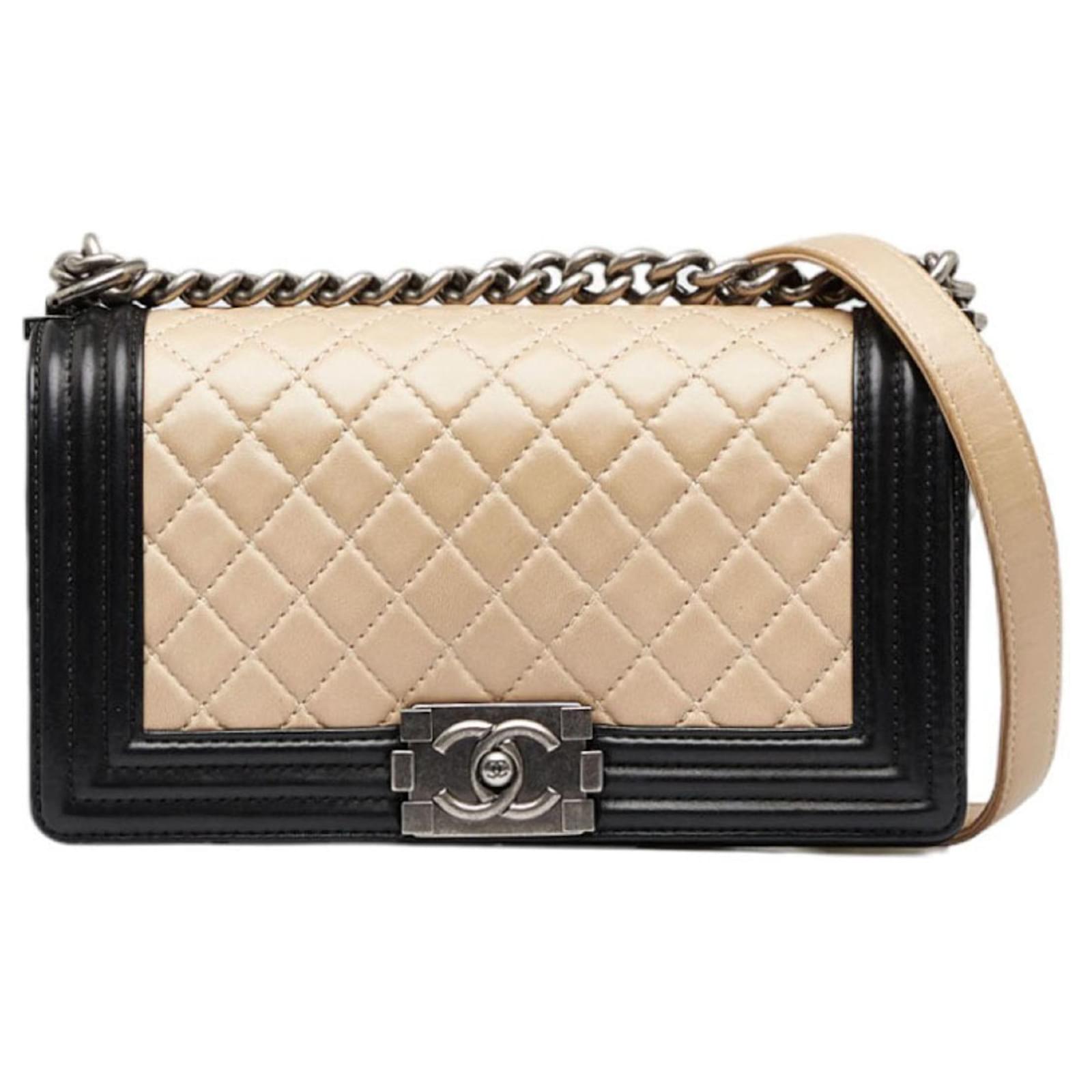 Chanel Boy Black Suede ref.1005420 - Joli Closet