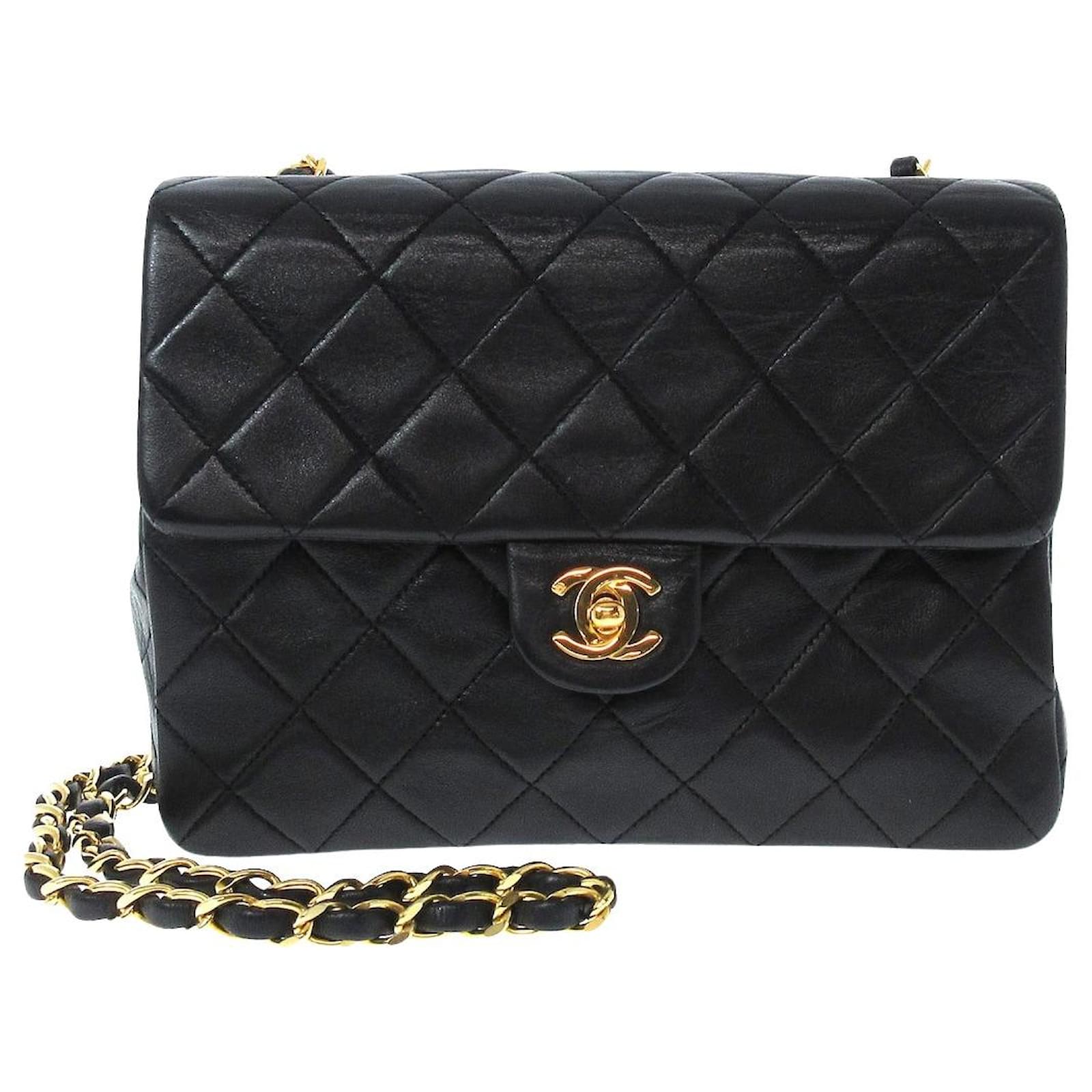Timeless Chanel Matelassé Black Leather ref.1007231 - Joli Closet