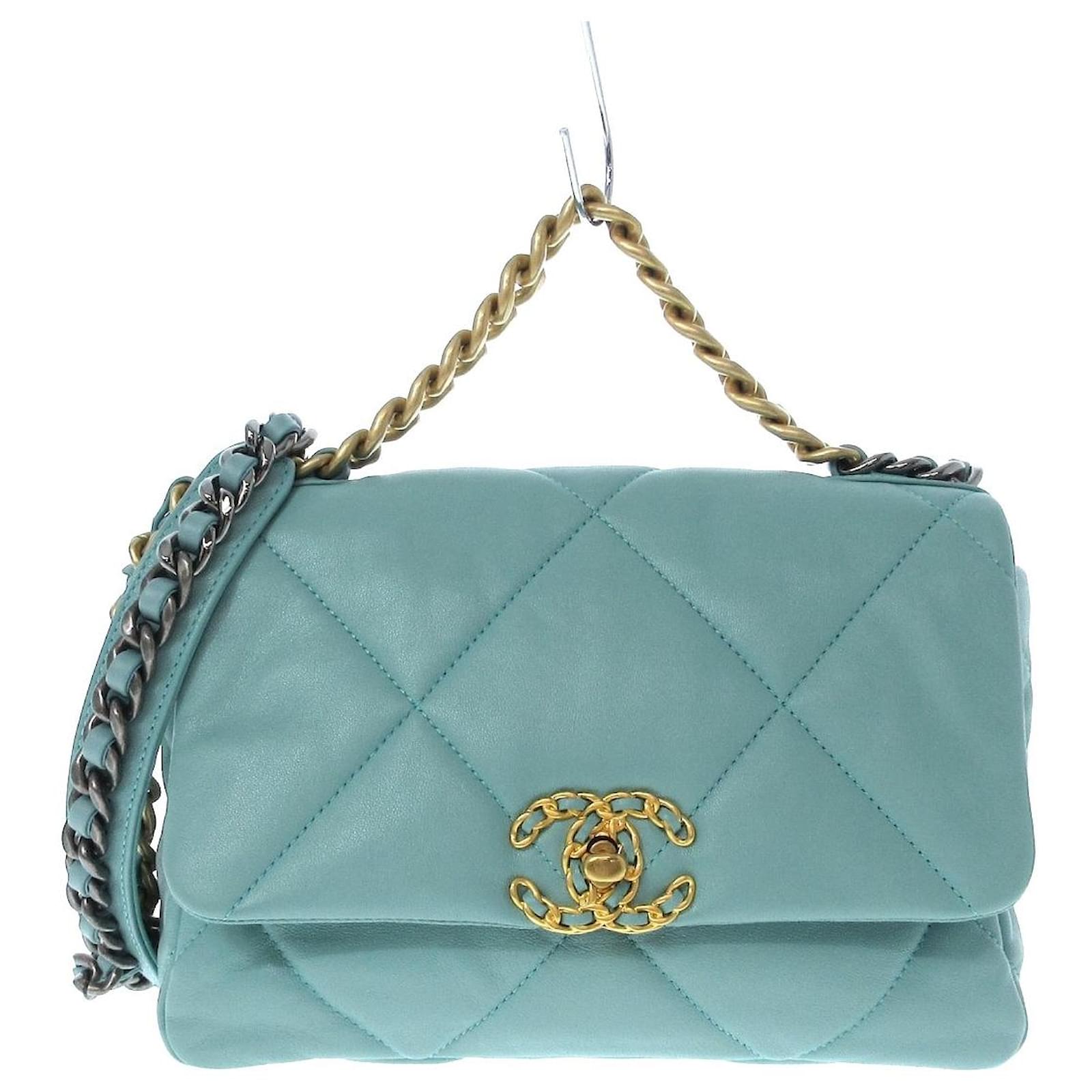 Chanel Chanel 19 Cuir Bleu ref.972311 - Joli Closet