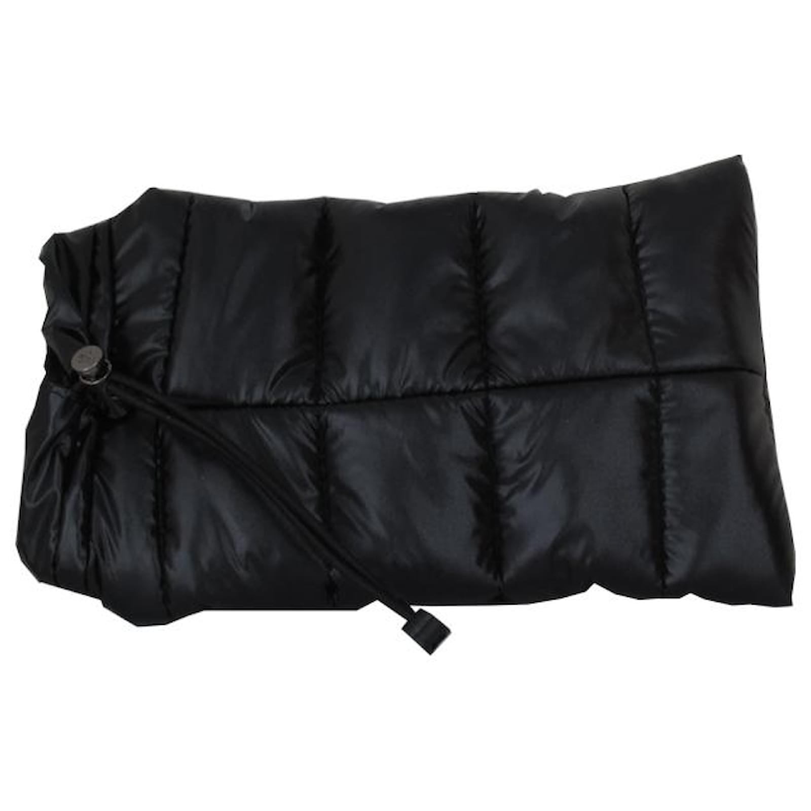 MONCLER Black Plastic ref.975956 - Joli Closet
