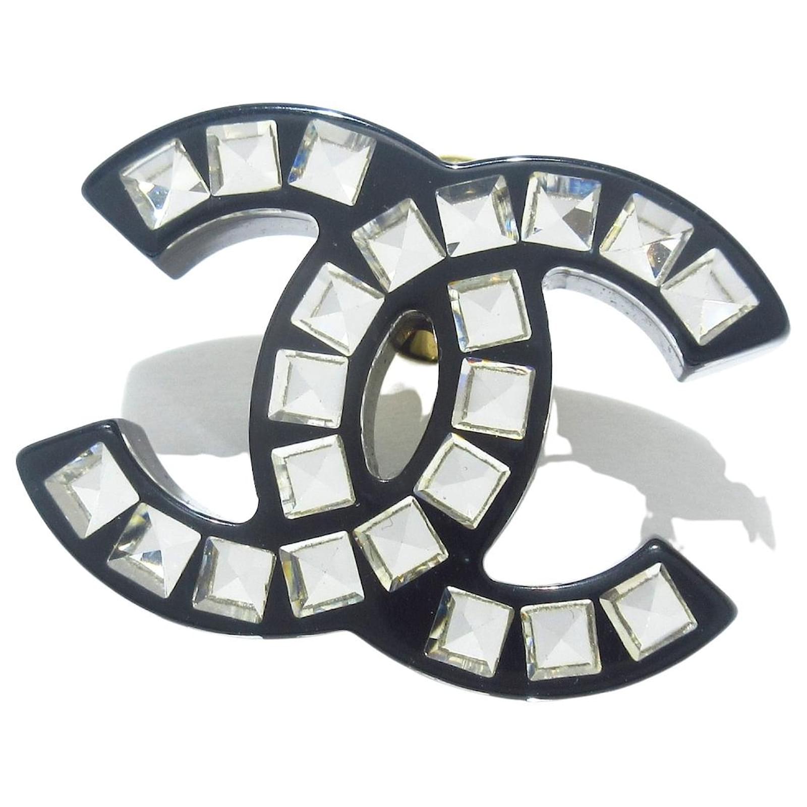 Chanel Logo CC Silvery Metal ref.977907 - Joli Closet