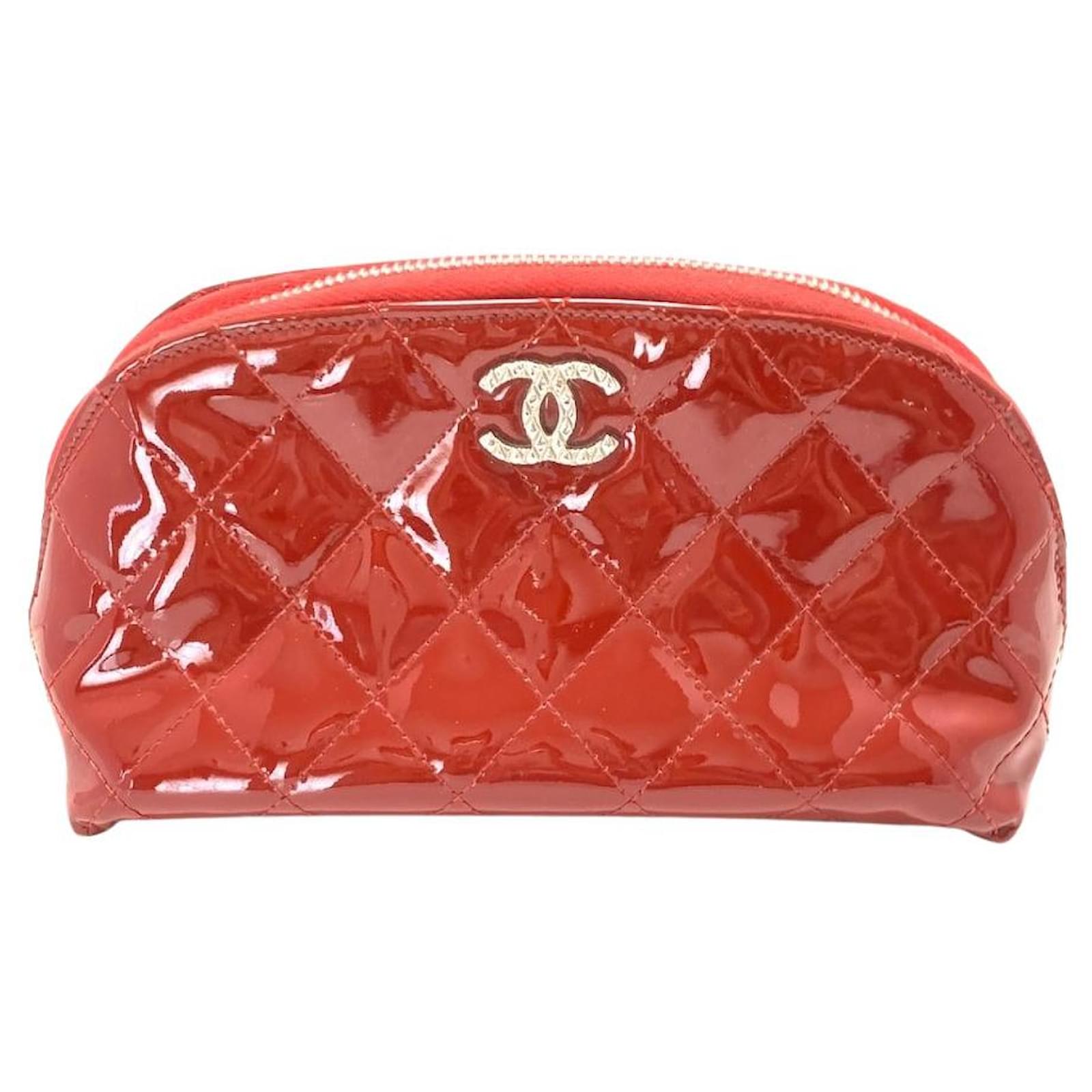 Chanel Matelassé Red Patent leather ref.979940 - Joli Closet