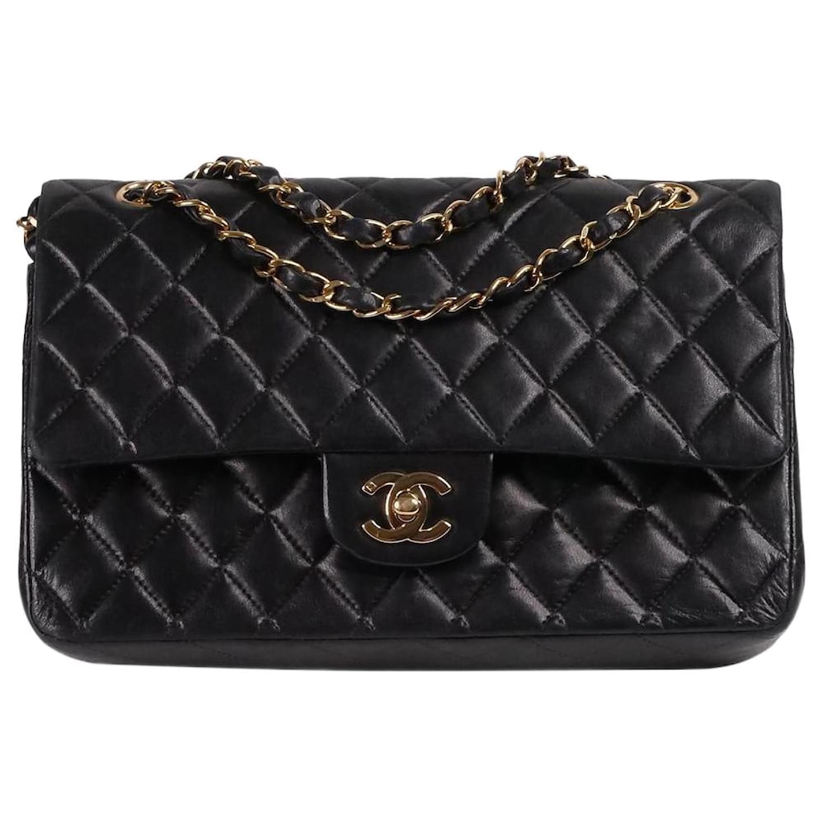 Chanel Cuir d'agneau medium noir vintage 2002-2003 Rabat doublé en ...