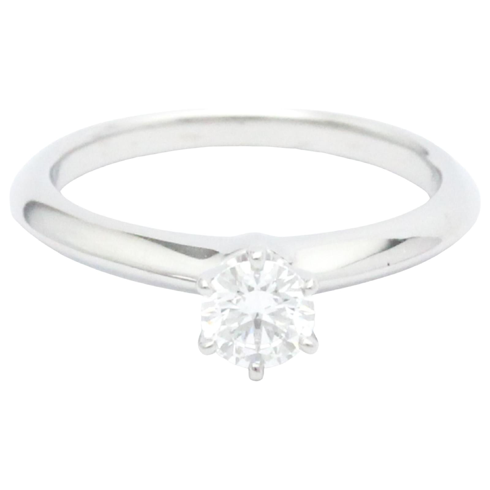 Tiffany & Co Solitaire Silvery Platinum ref.992619 - Joli Closet
