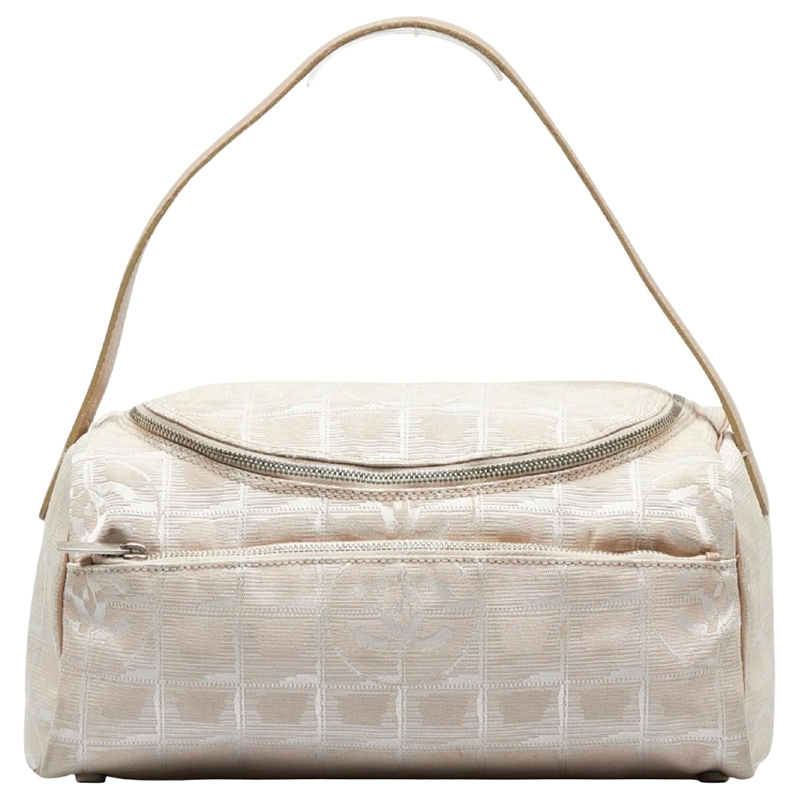 Vanity Chanel Travel line Beige Cloth ref.992987 - Joli Closet