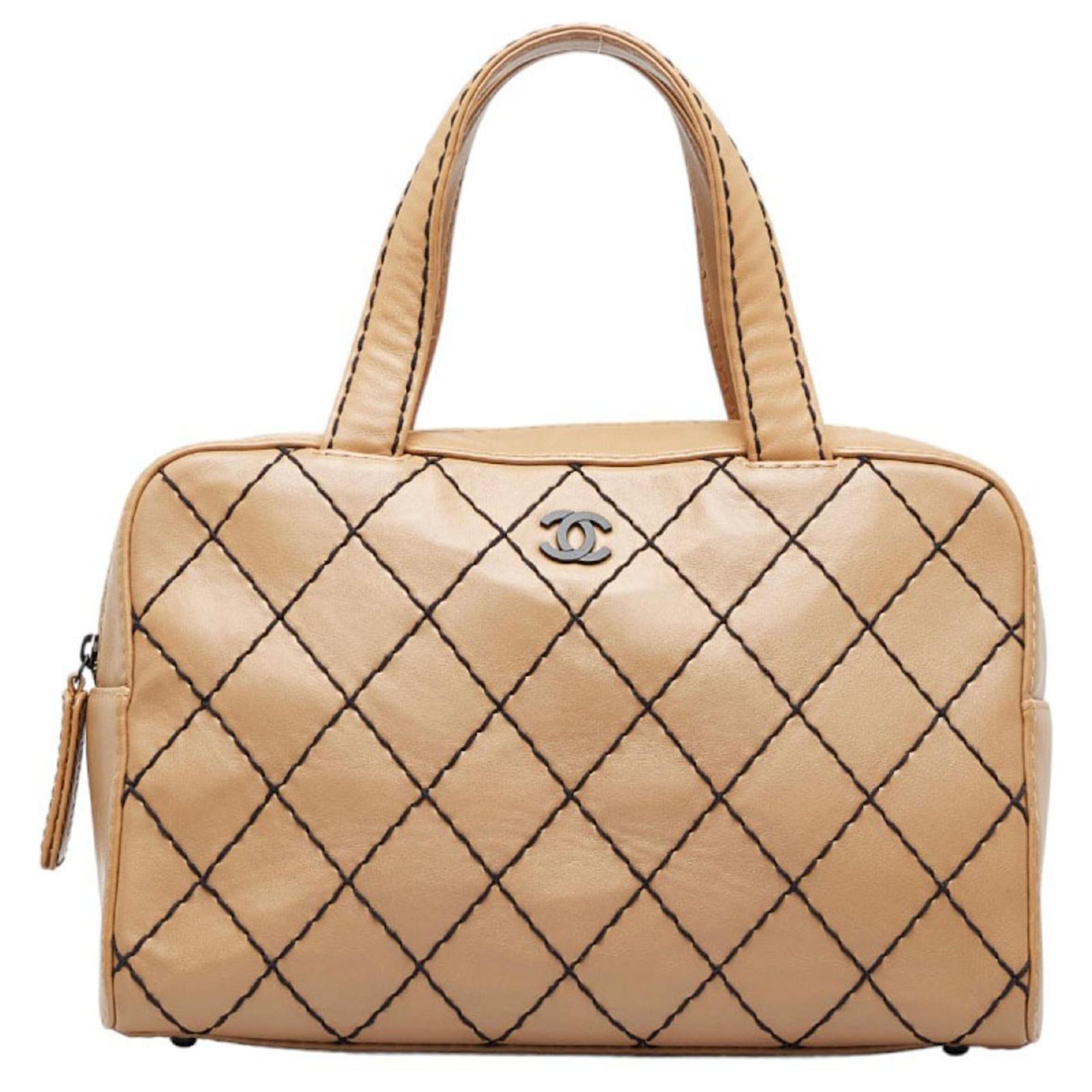 Timeless Chanel Wild Stitch Beige Leather ref.993616 - Joli Closet
