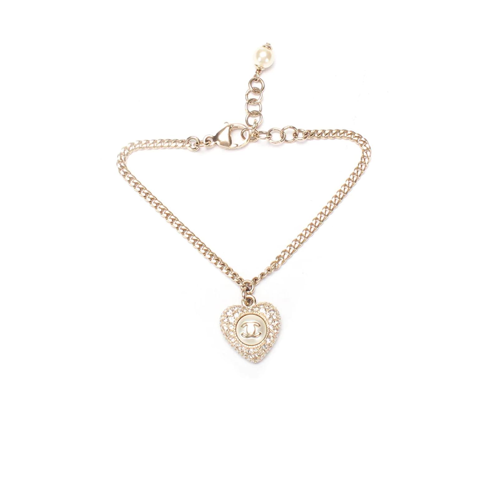 Chanel CC Heart Pearl Bracelet Silvery Metal ref.994348 - Joli Closet