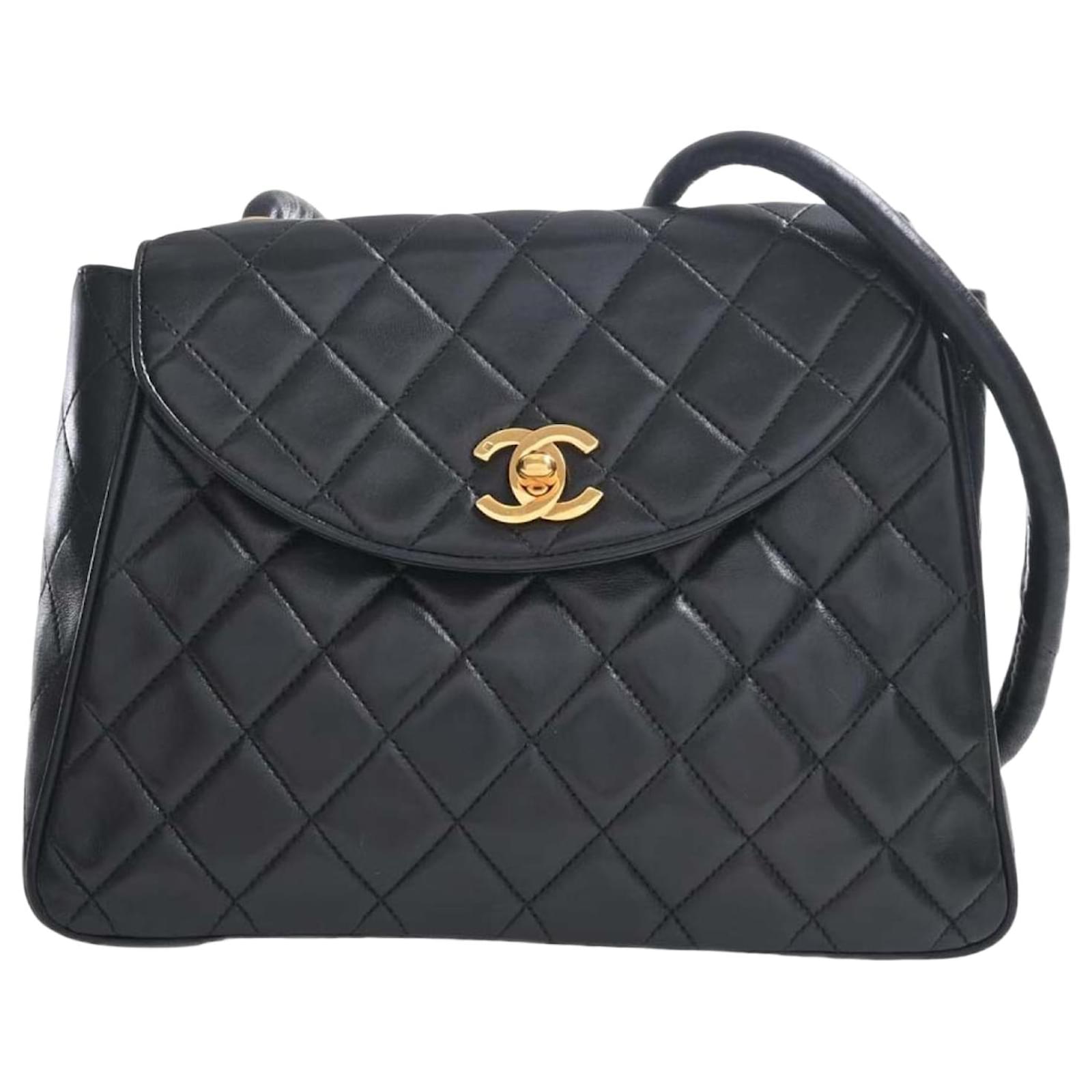 Chanel Matelassé Cuir Noir ref.1011389 - Joli Closet