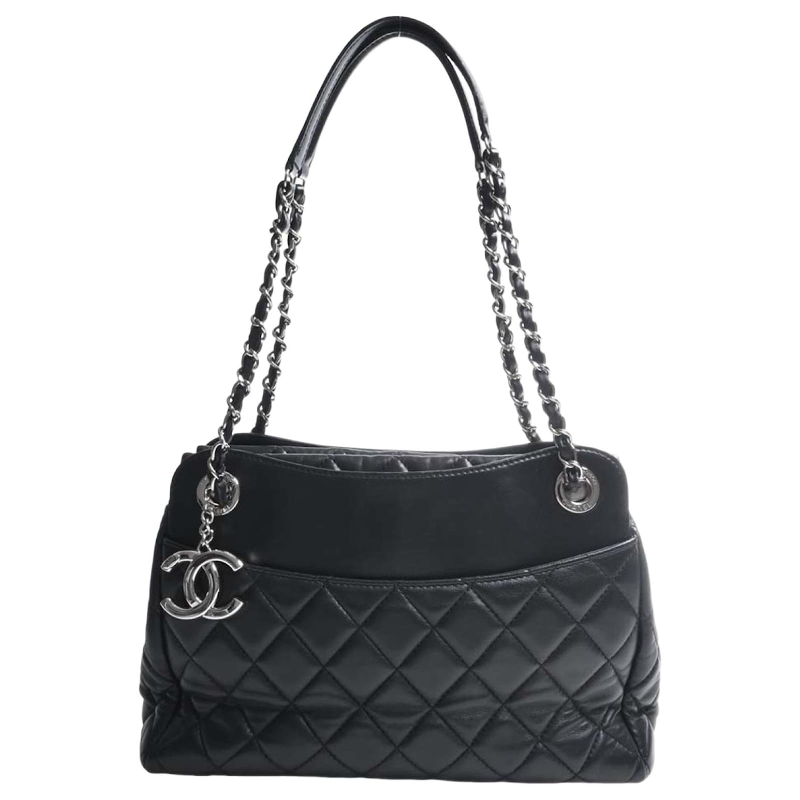 Timeless Chanel Matrasse Black Leather ref.1011397 - Joli Closet