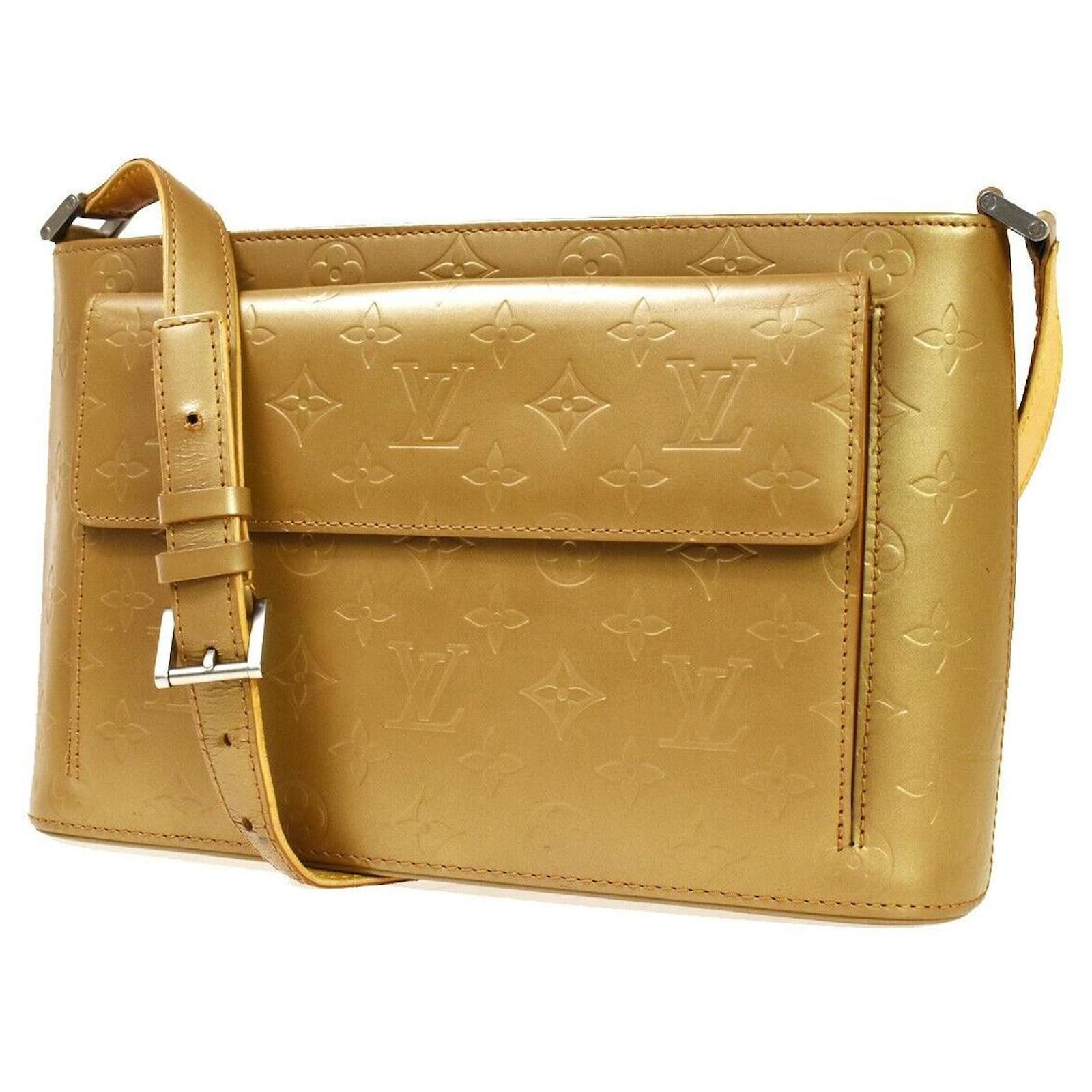 Louis Vuitton Alston Beige Patent leather ref.1017352 - Joli Closet